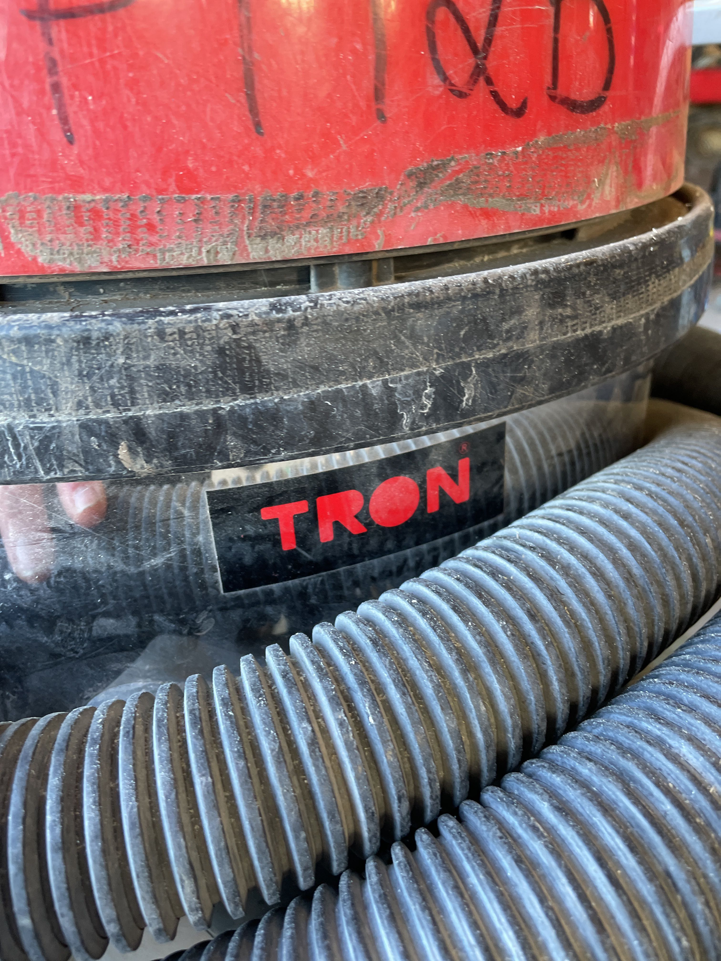 Rough vacuum cleaner Tron - PS Auction - We value the future - Largest ...