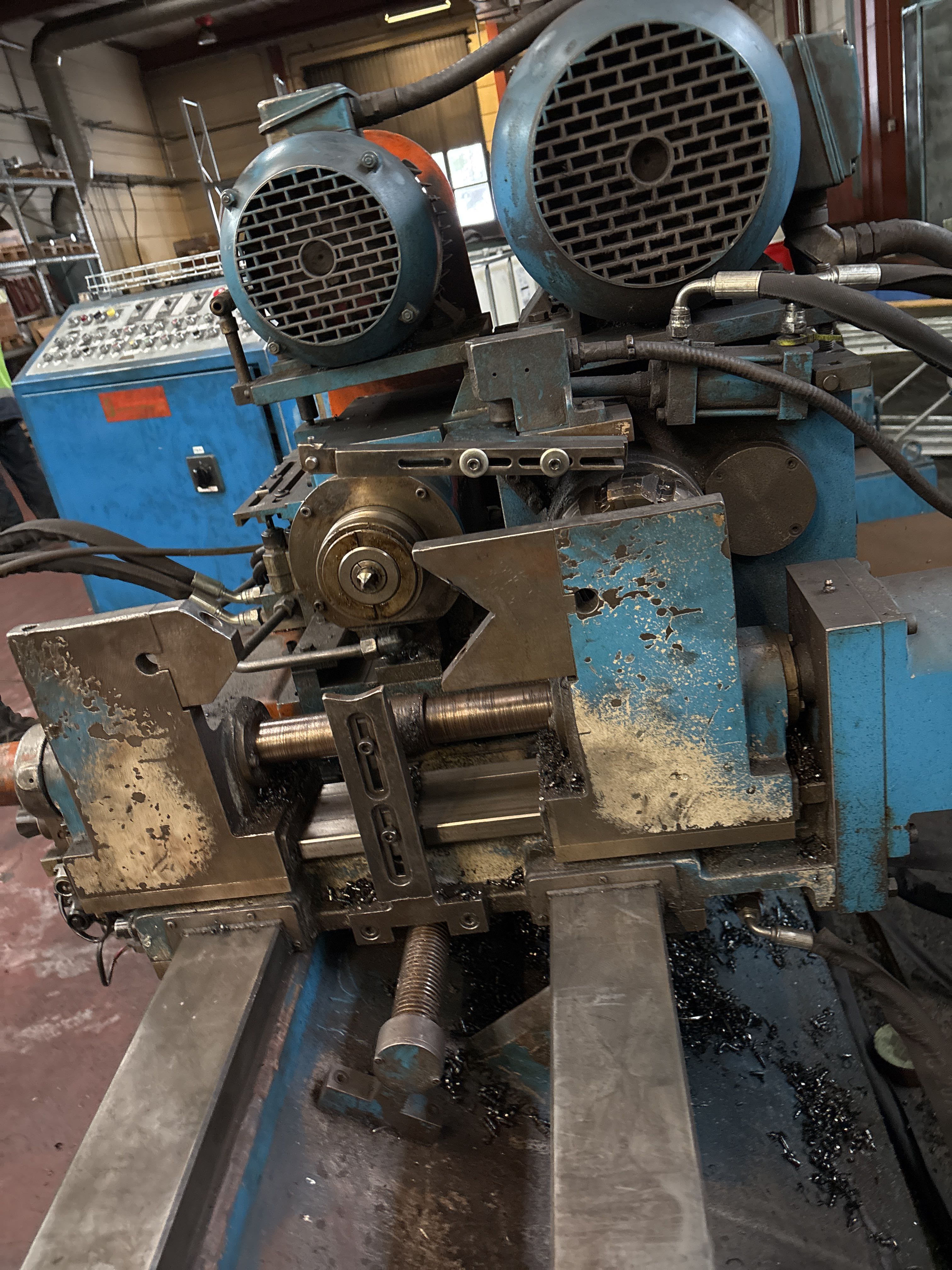 Specialmaskin med dubbla motorer – Comini (Vigevano, Italien ...