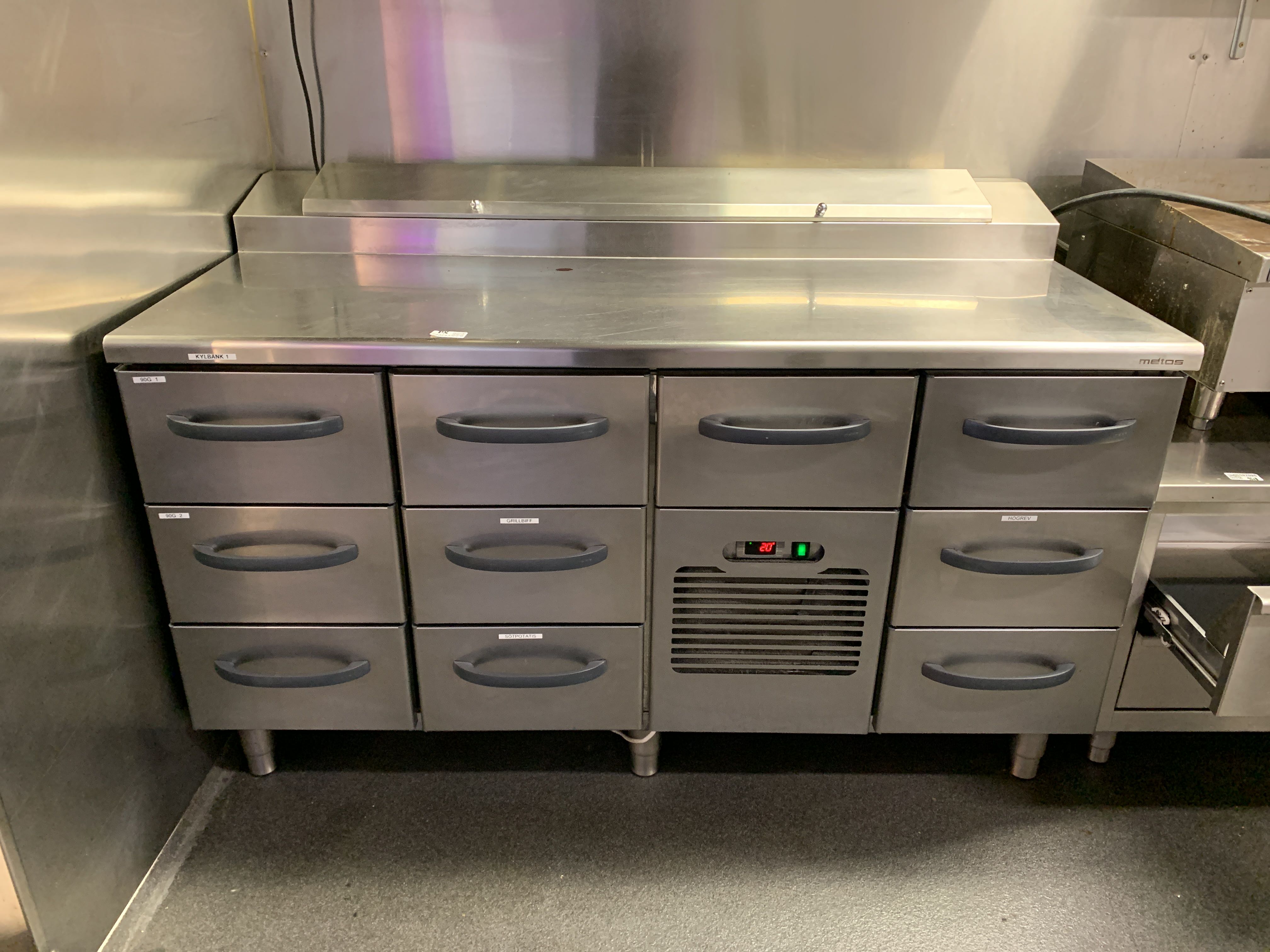 Cooling bench with ten drawers and cooling trough Metos -2017 - PS ...