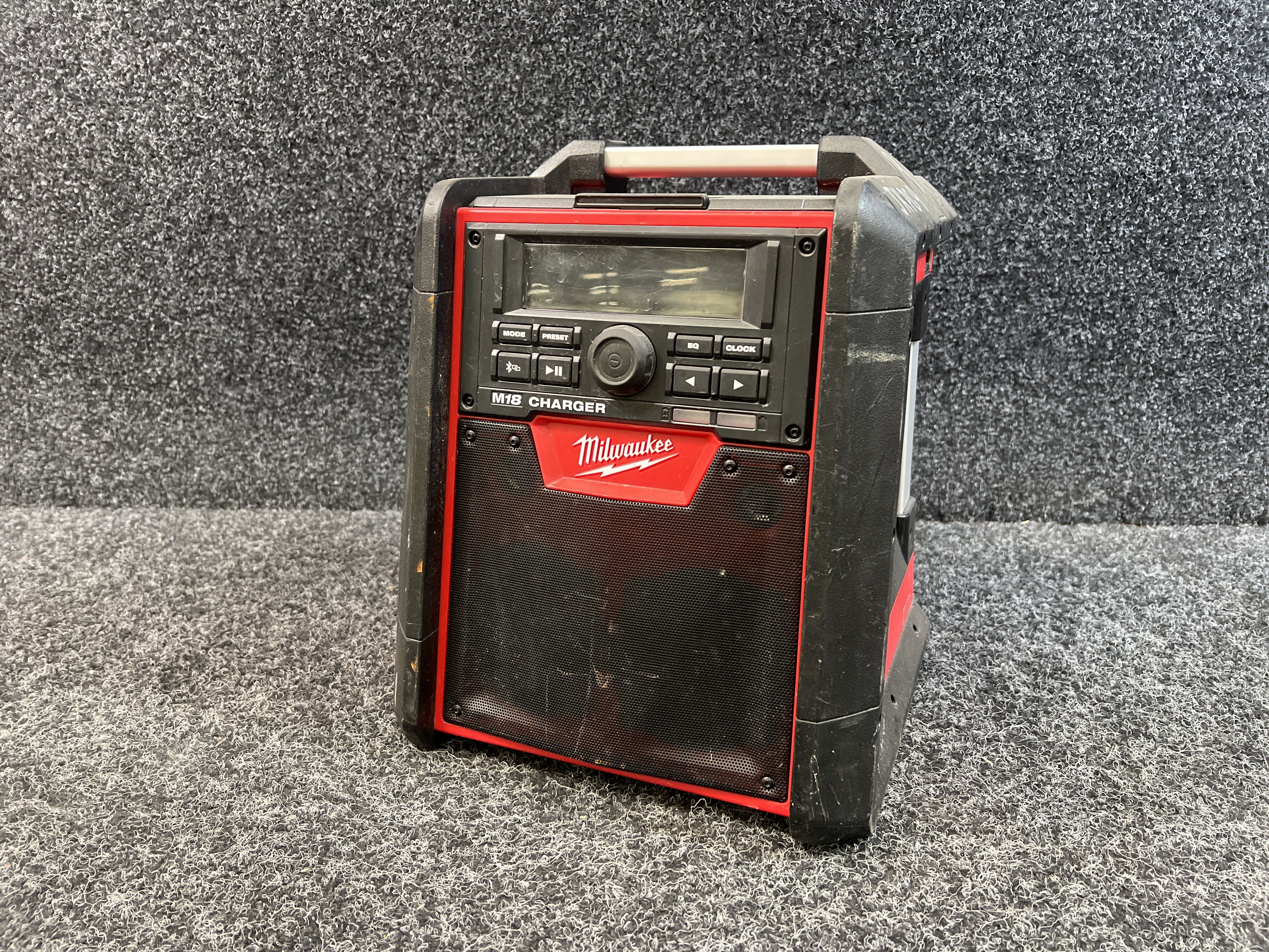Byggradio Milwaukee M18 RC - Auktioner online - Nätauktioner ...