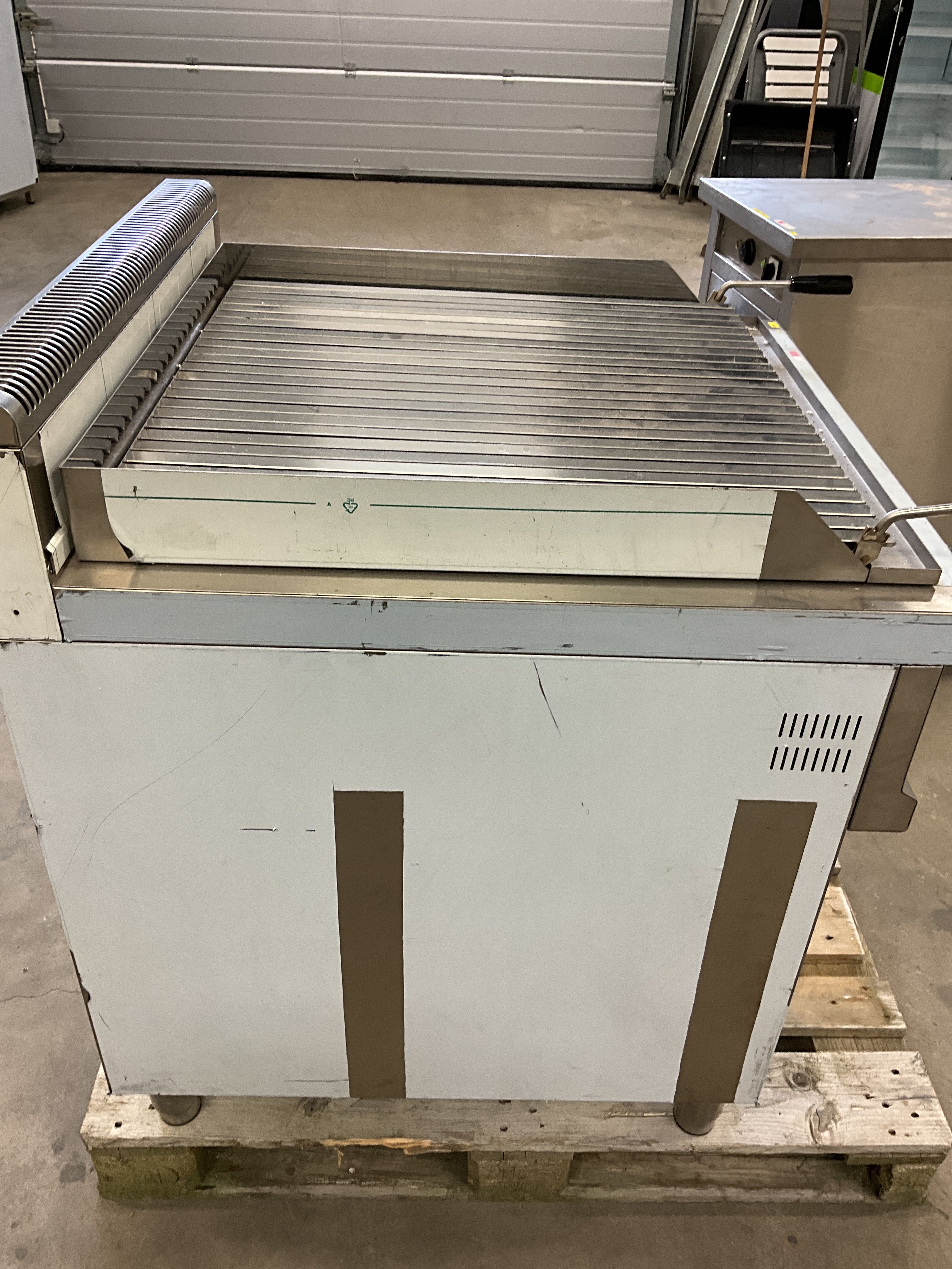 New gas grill Bertos - PS Auction - We value the future - Largest in ...