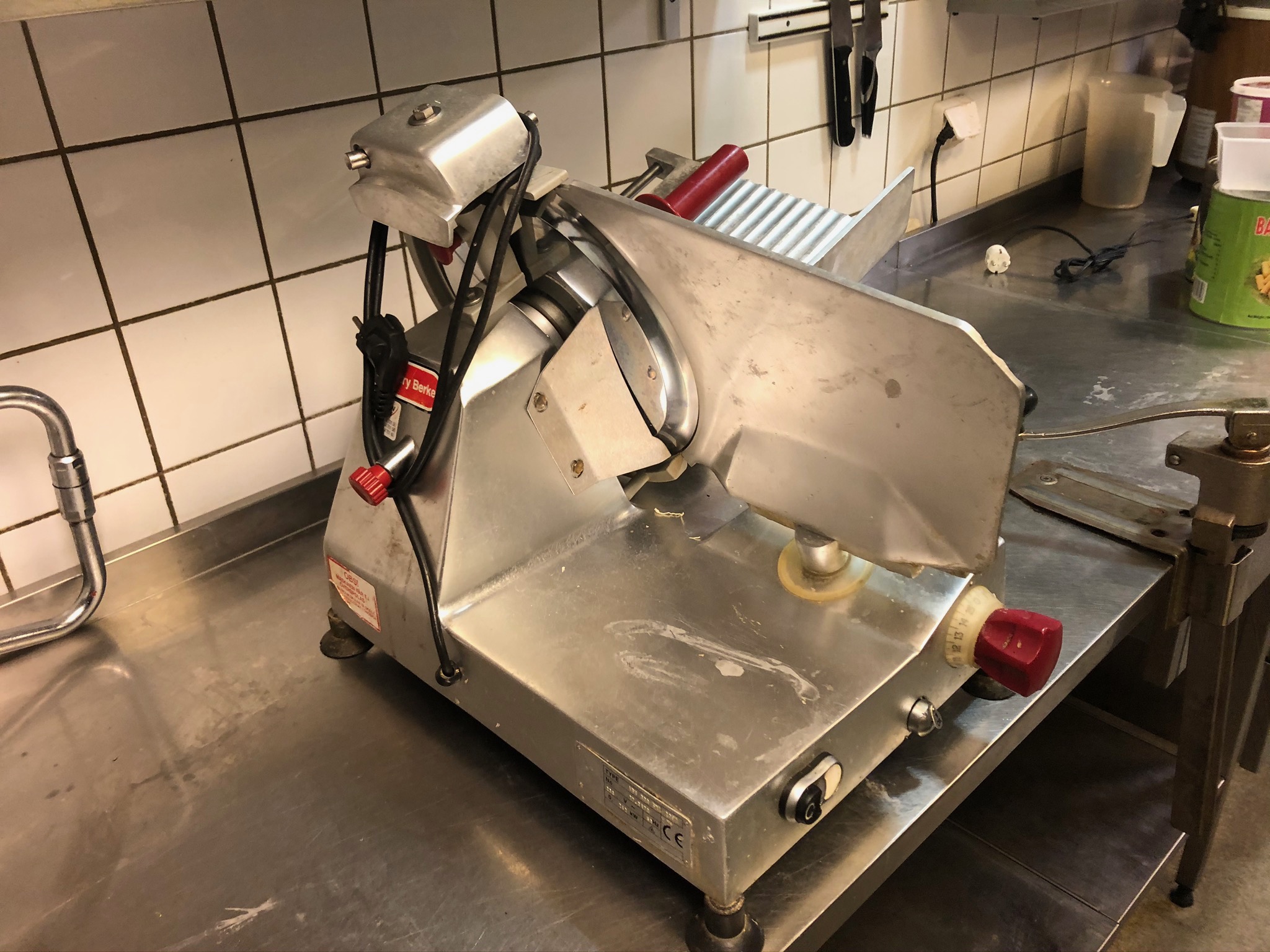 Berkel cutting machine ABW 300 - PS Auction - We value the future ...