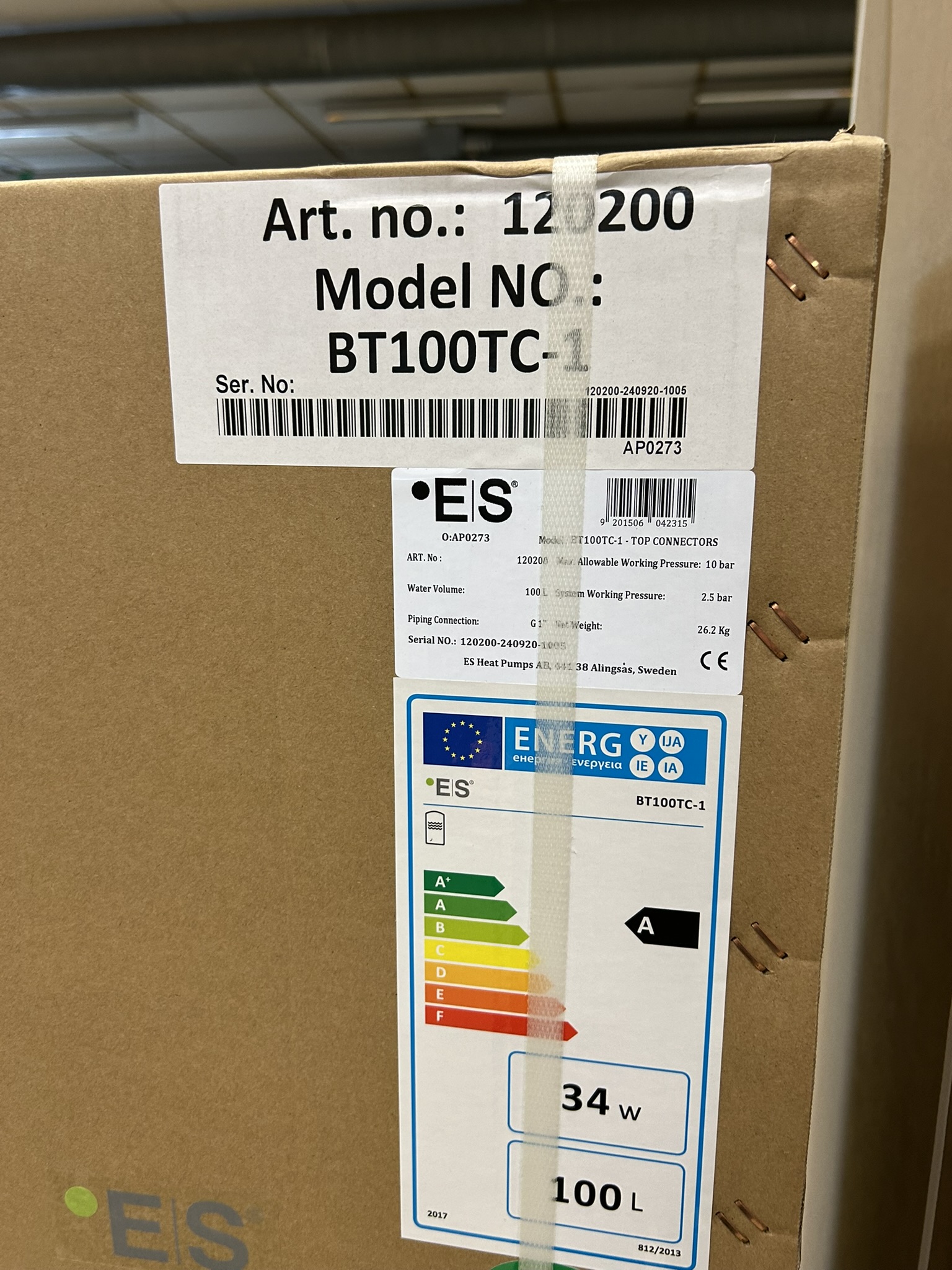 15 kW luft/vatten värmepump från Energy Save. Varmvattentank ...