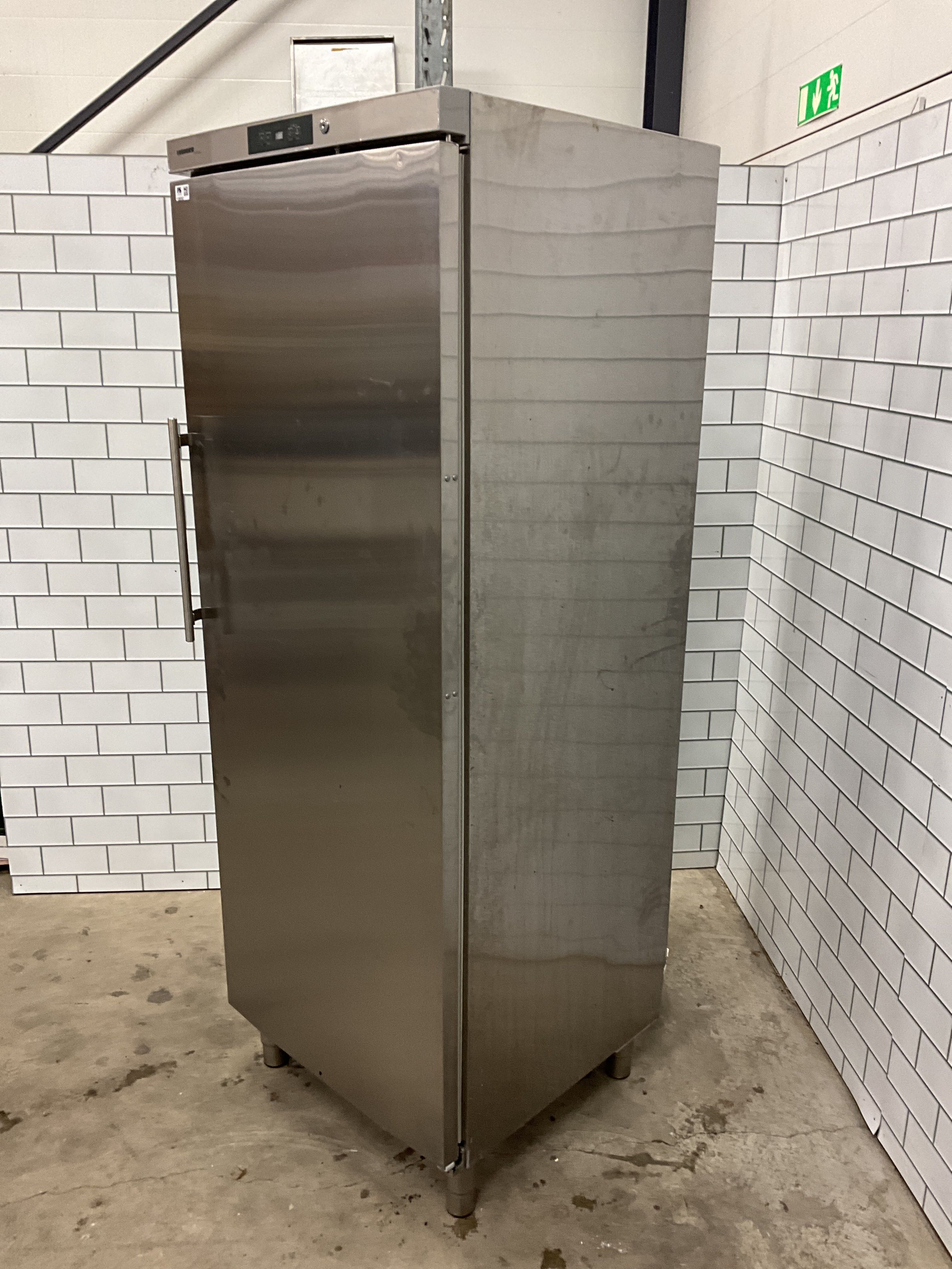 Refrigerator LIEBHERR ProfiLine - PS Auction - We value the future ...