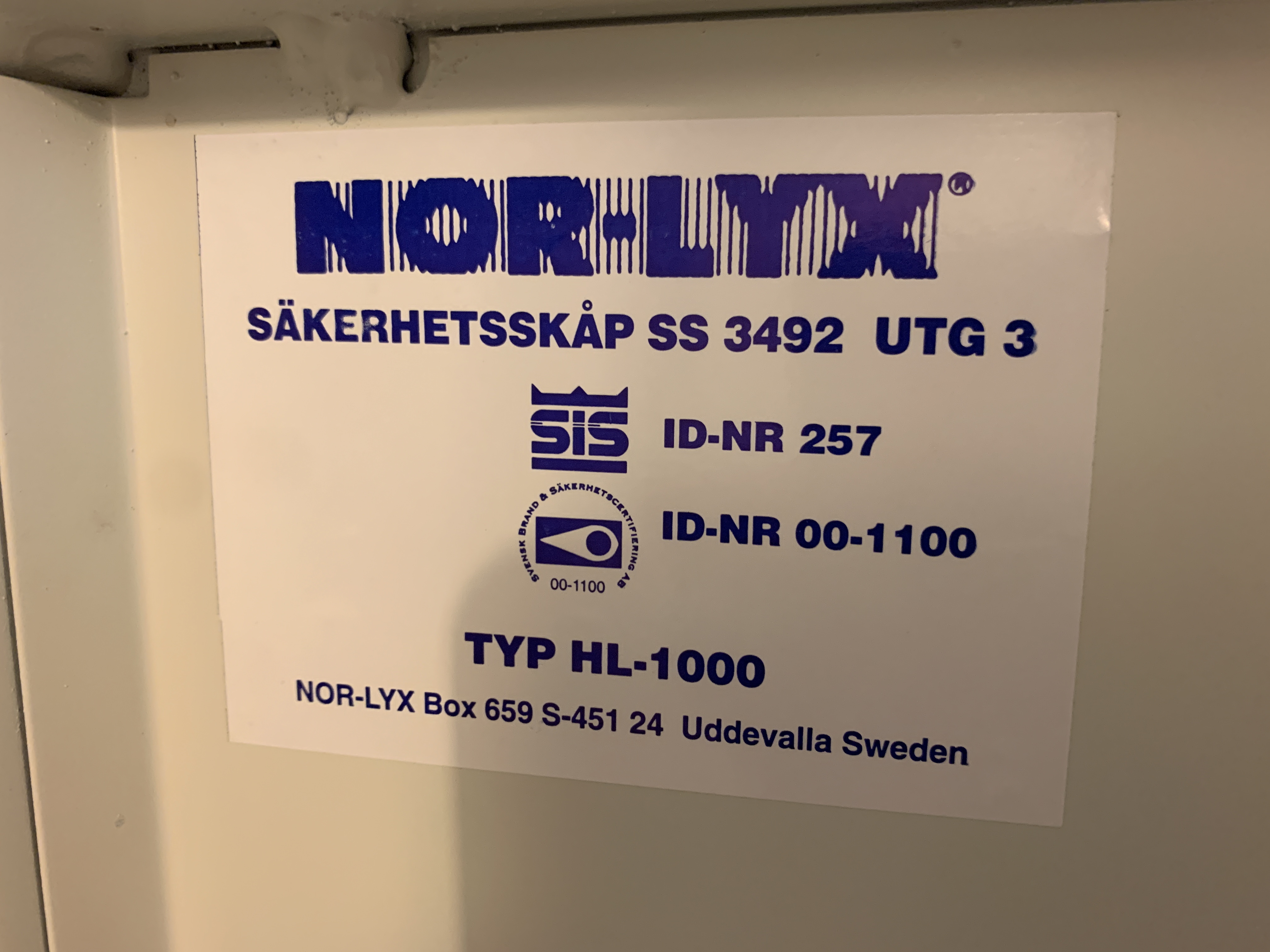 Weapon cabinet Nor-Lyx - PS Auction - We value the future - Largest in ...