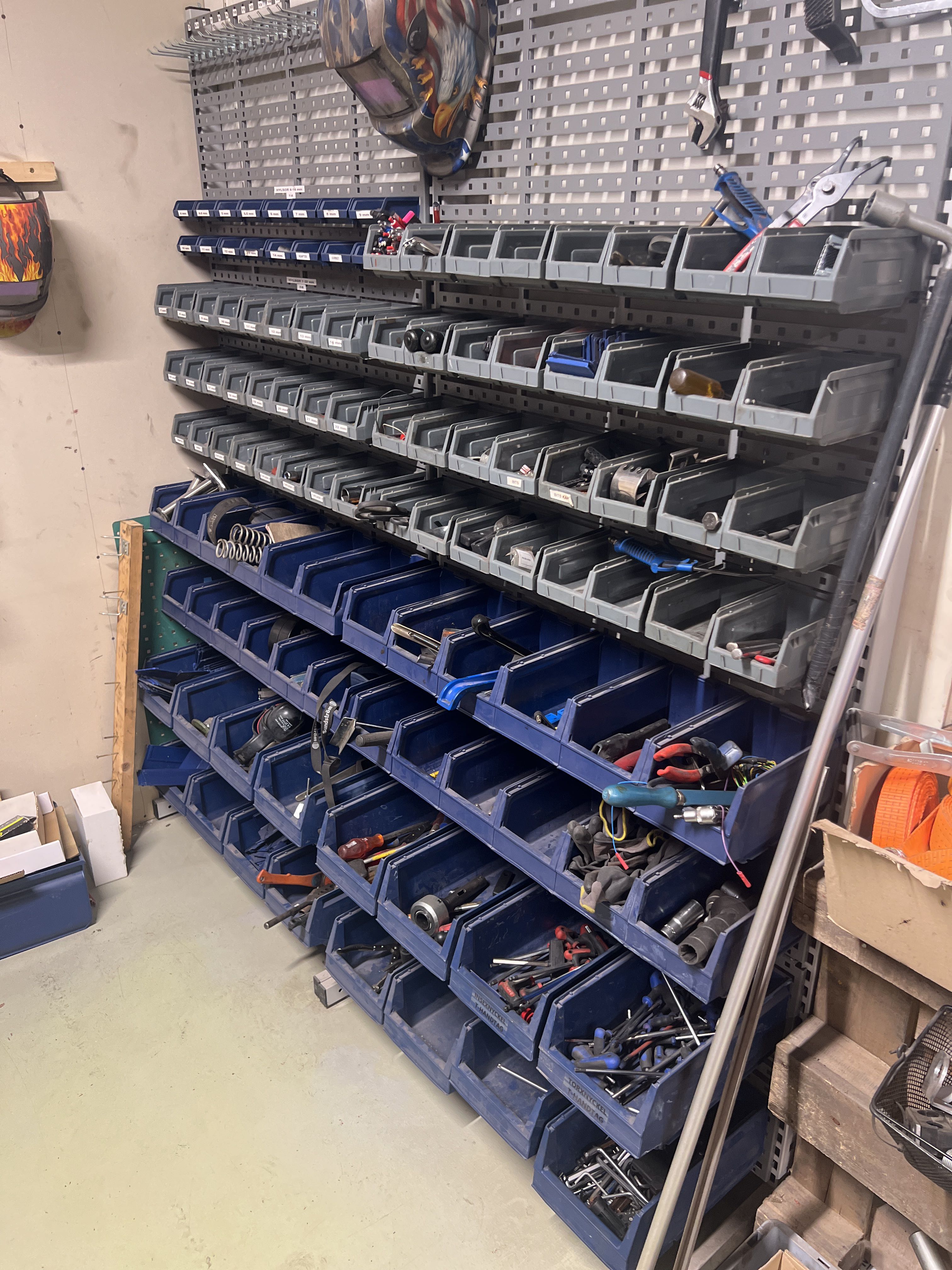 Stort lager till bilverkstad - Auktioner online - Nätauktioner & Konkursauktioner | PS Auction