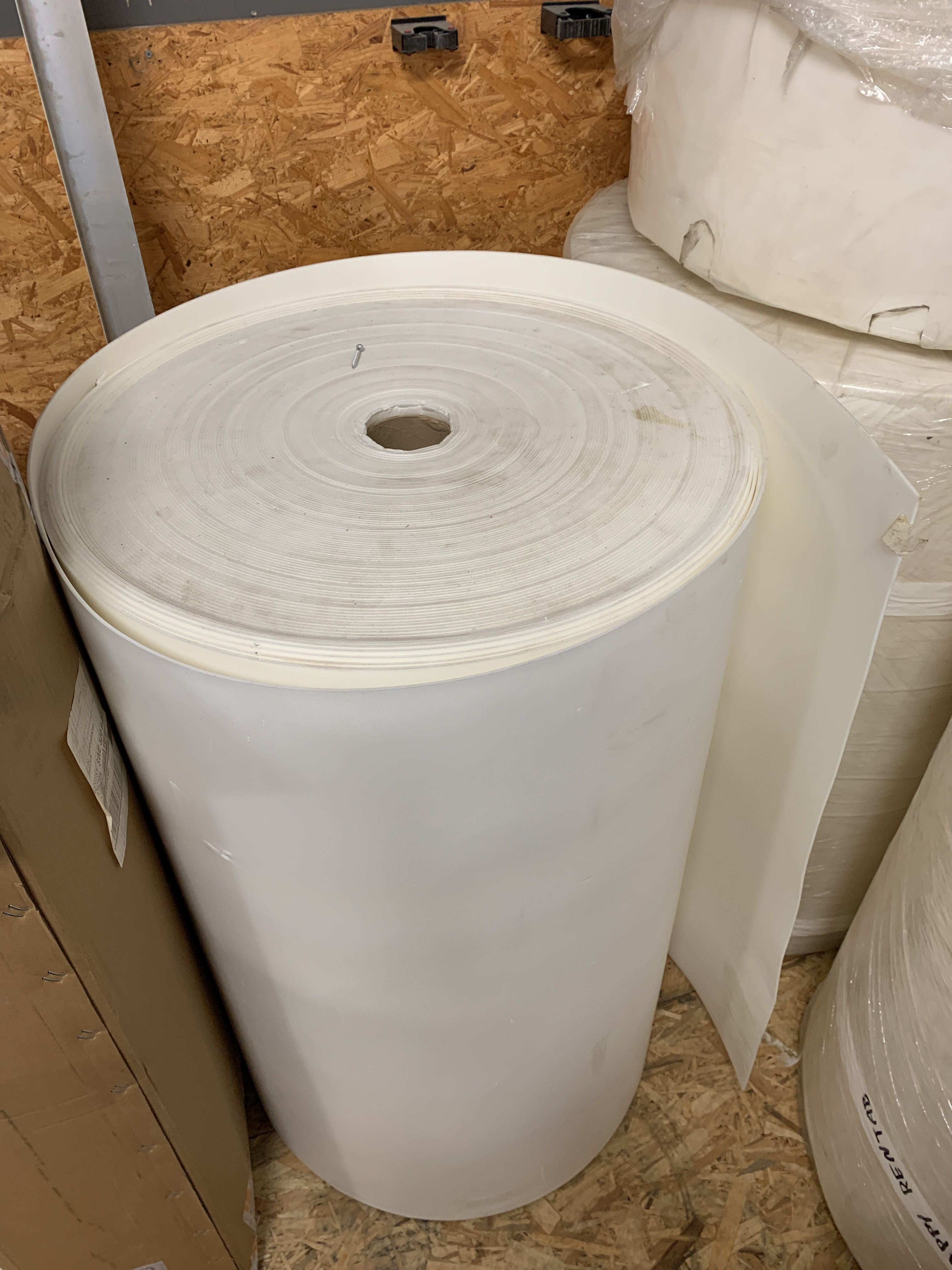 Frigolite, paper and foam plastic for decoration production - PS ...