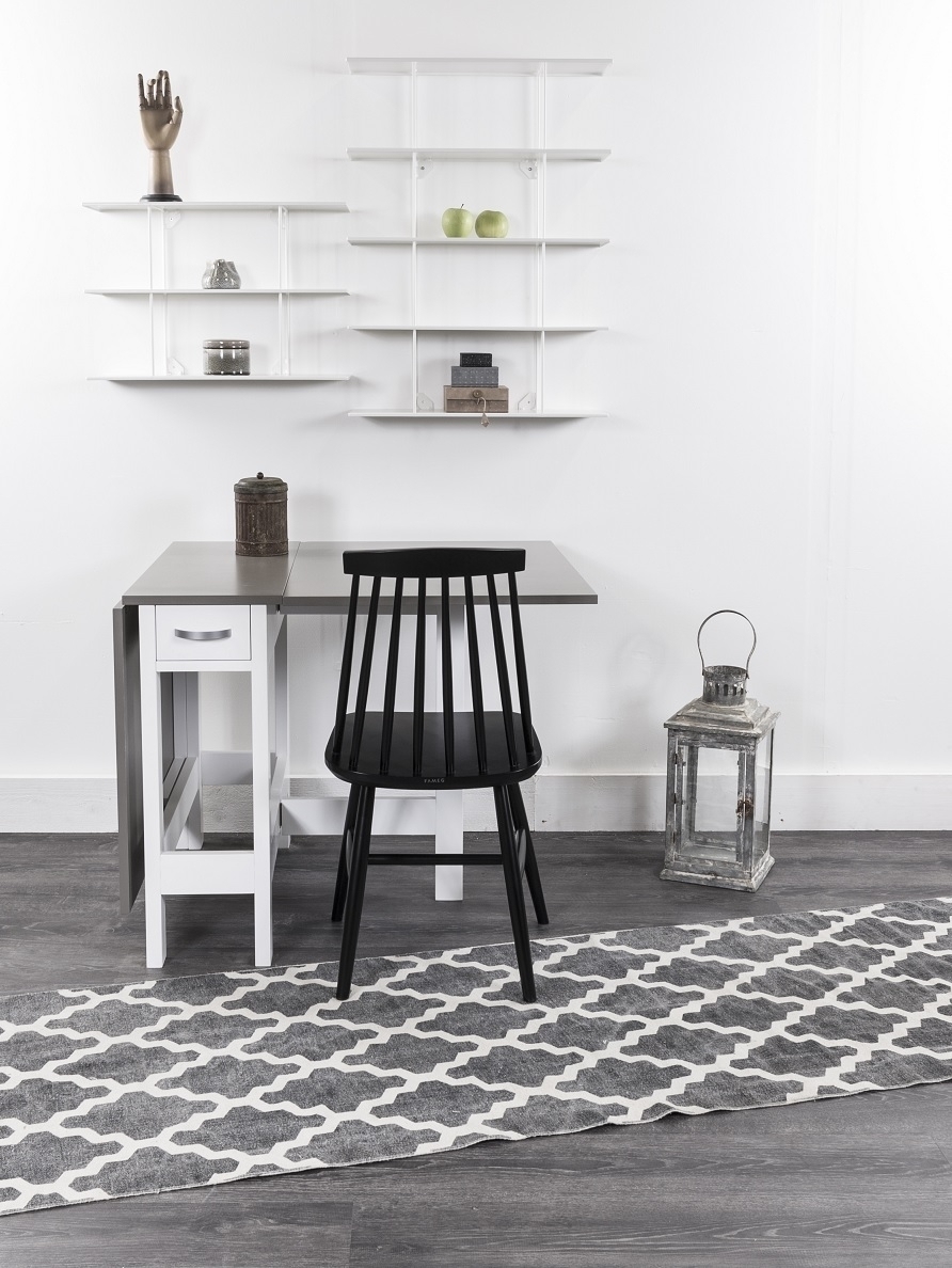 Vit hylla i metall - Auktioner online - Nätauktioner & Konkursauktioner ...