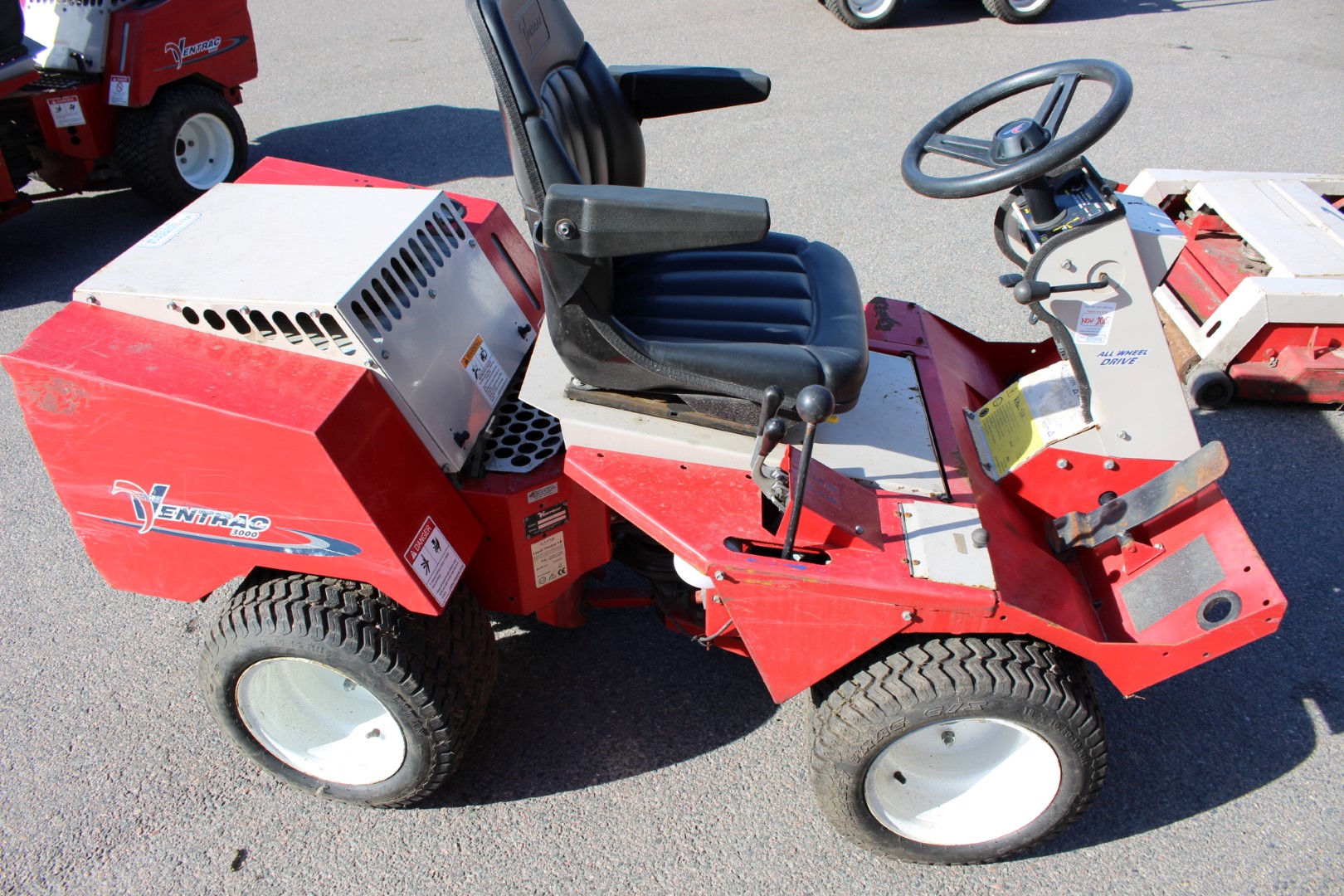 Utility carrier Ventrac 3000 with cutting unit - PS Auction - We value the future - Largest in ...