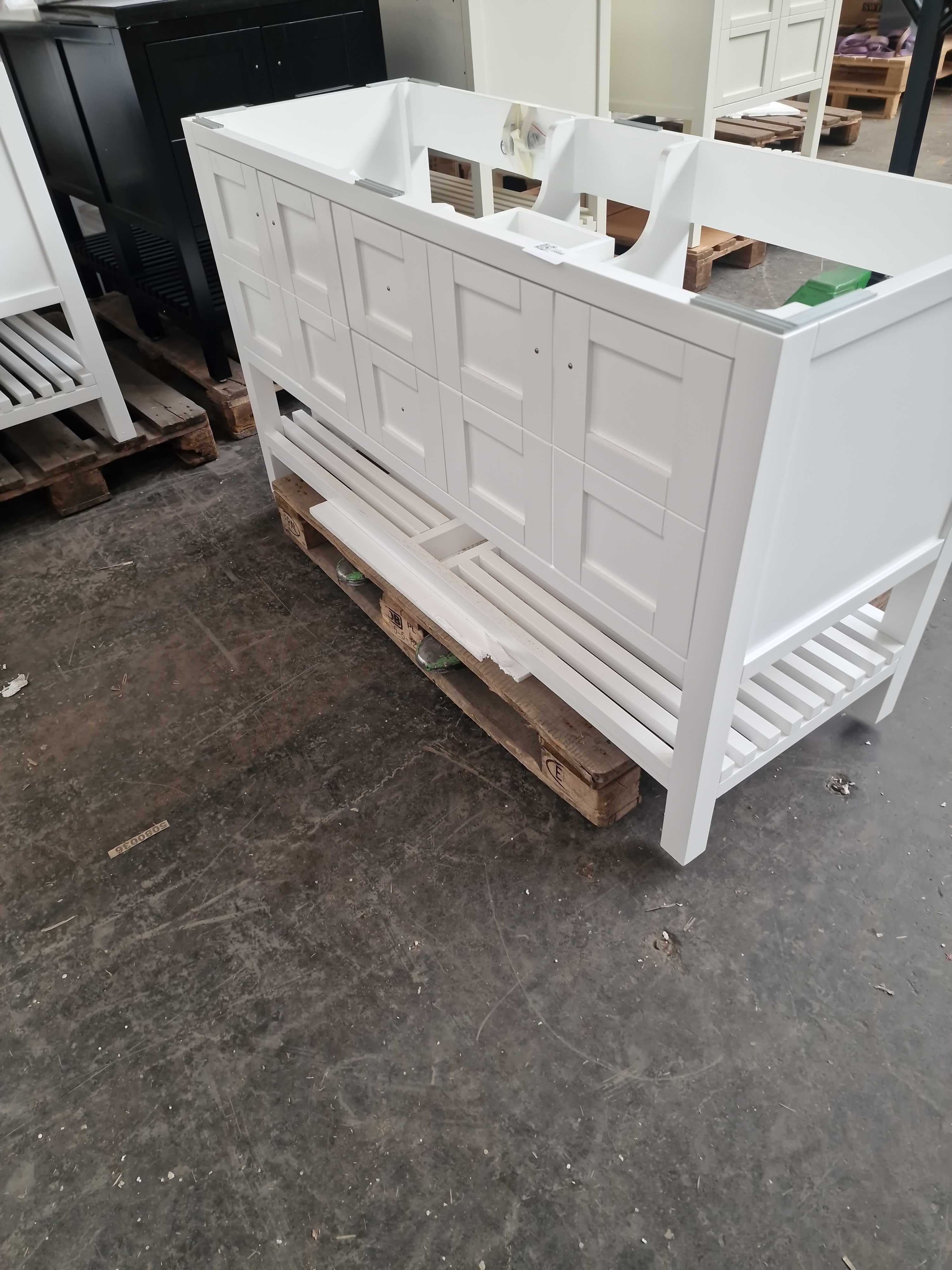 Mindy kommod utan handfat 150 cm demoex vit - Auktioner online ...