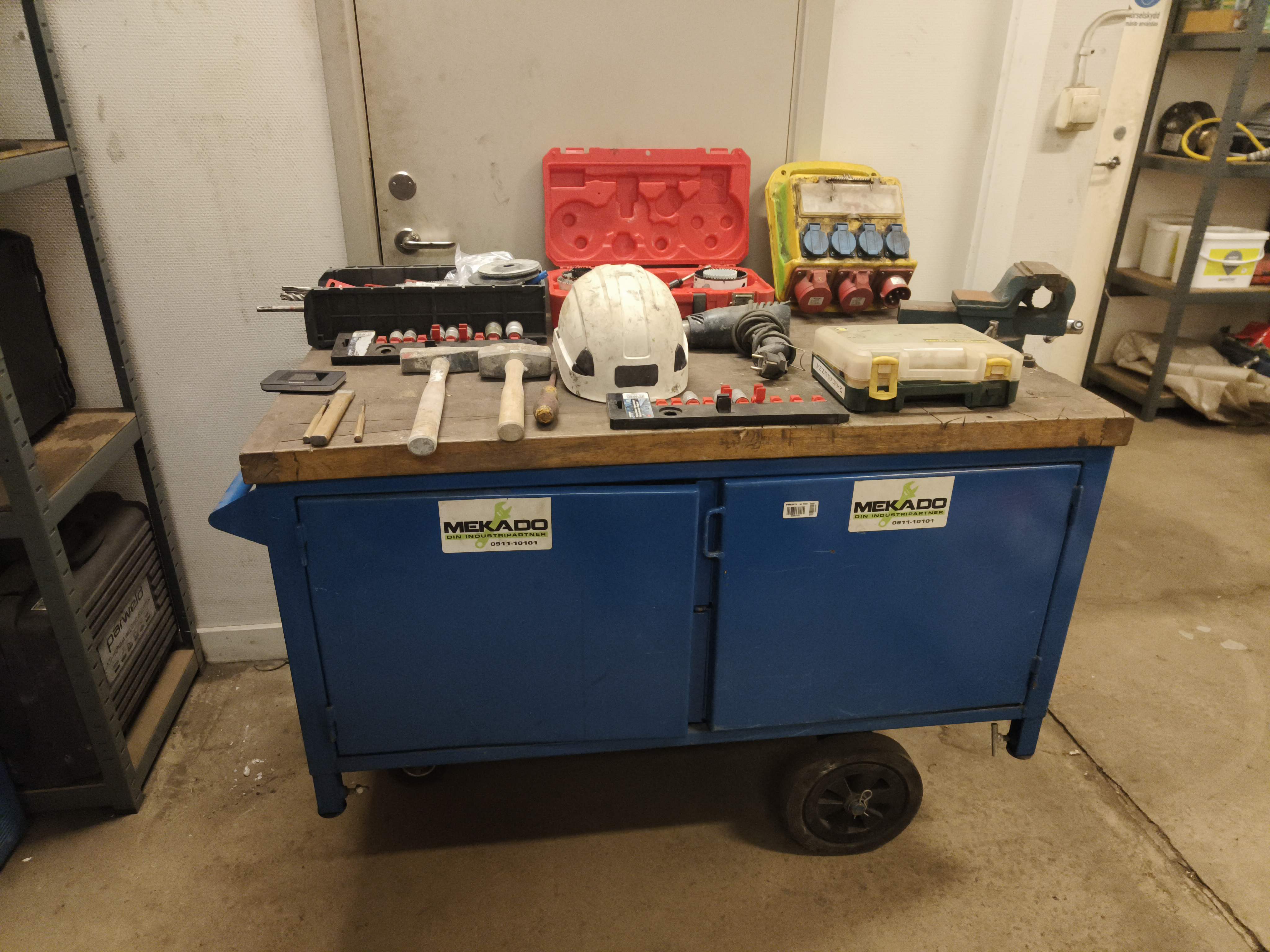 Storage / work table with contents - PS Auction - We value the future ...