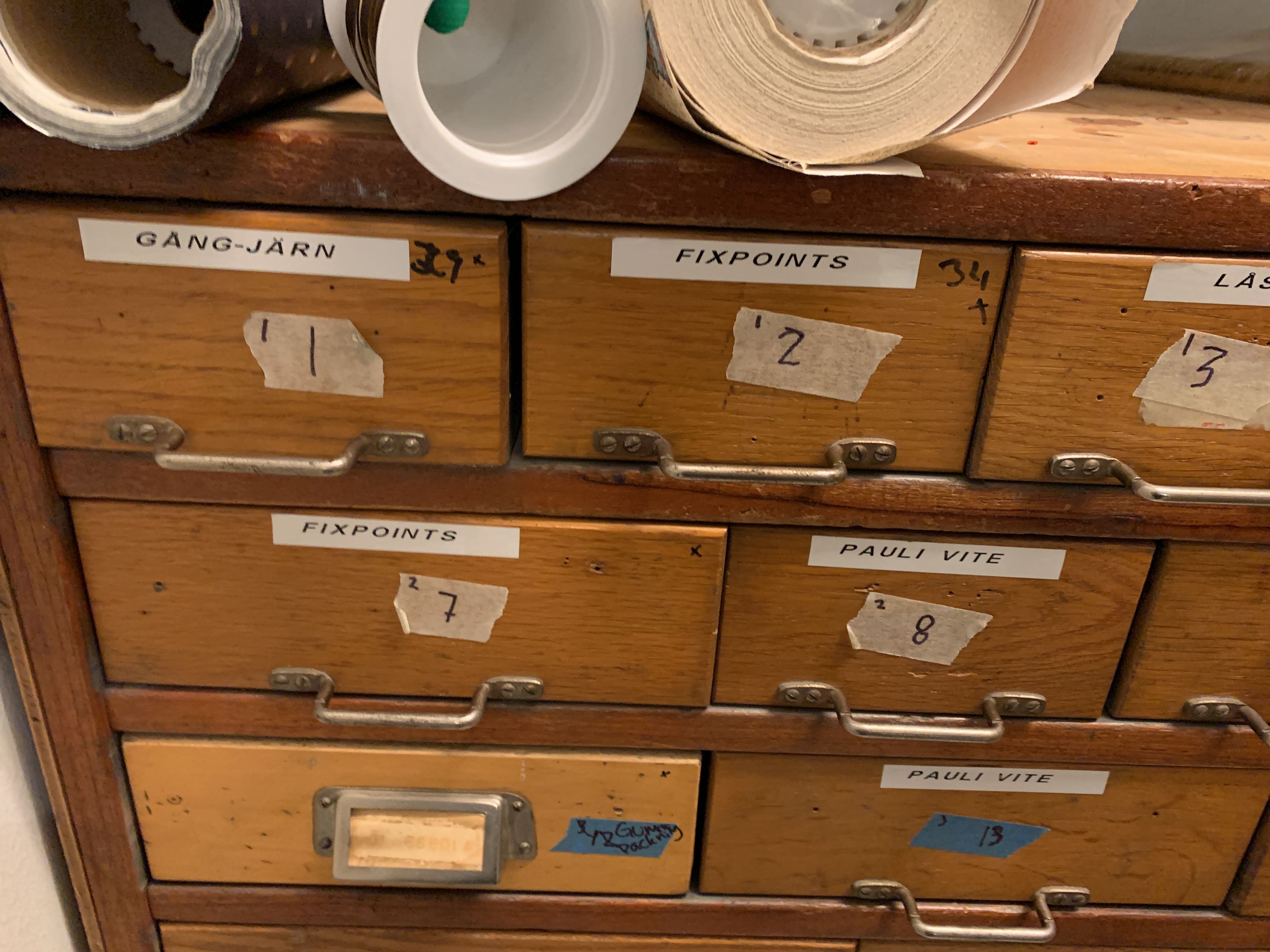 Assortment cabinet with 45 drawers - PS Auction - We value the future ...