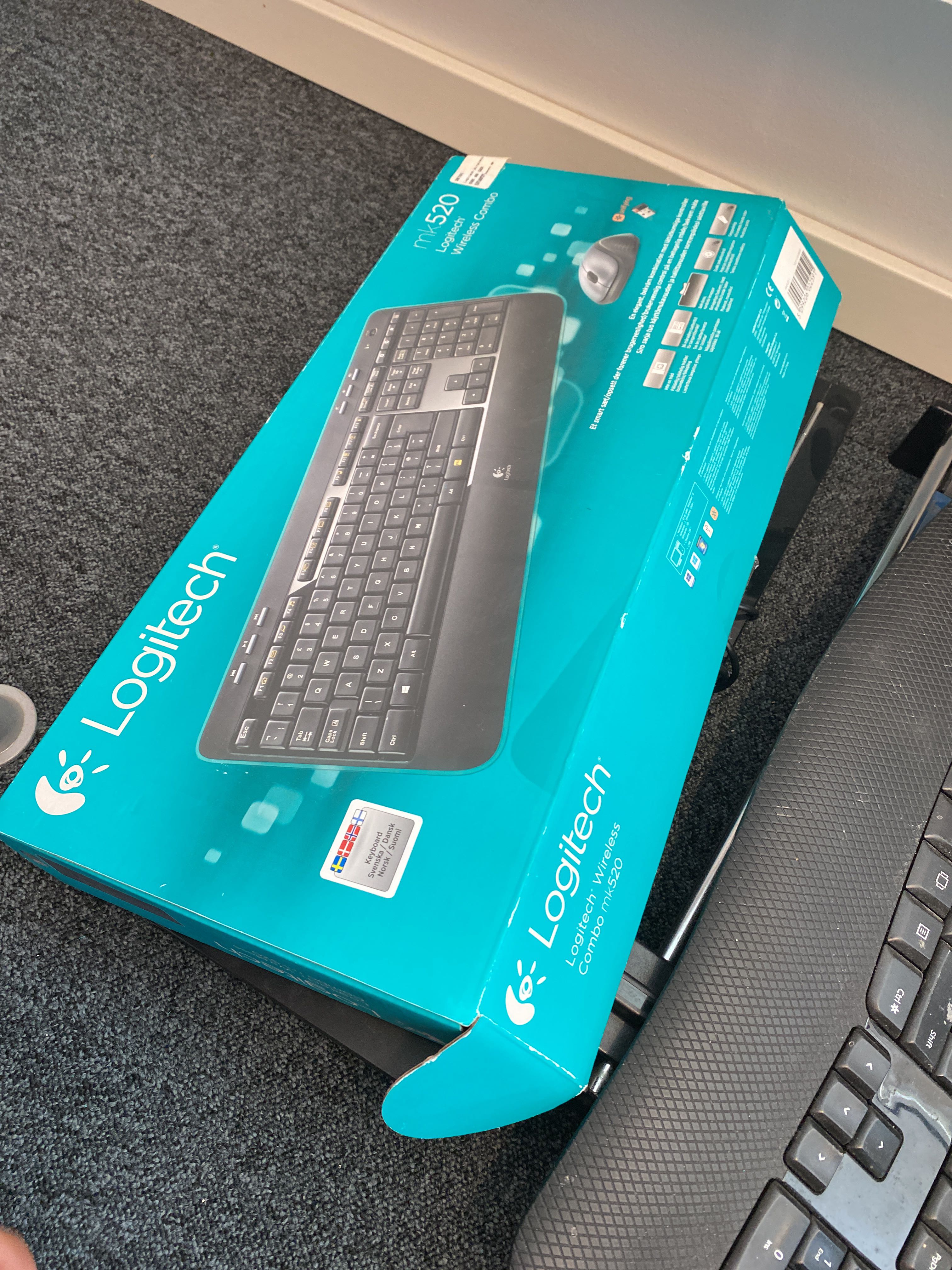 A3 laminating machine and various loose PC accessories - PS Auction ...