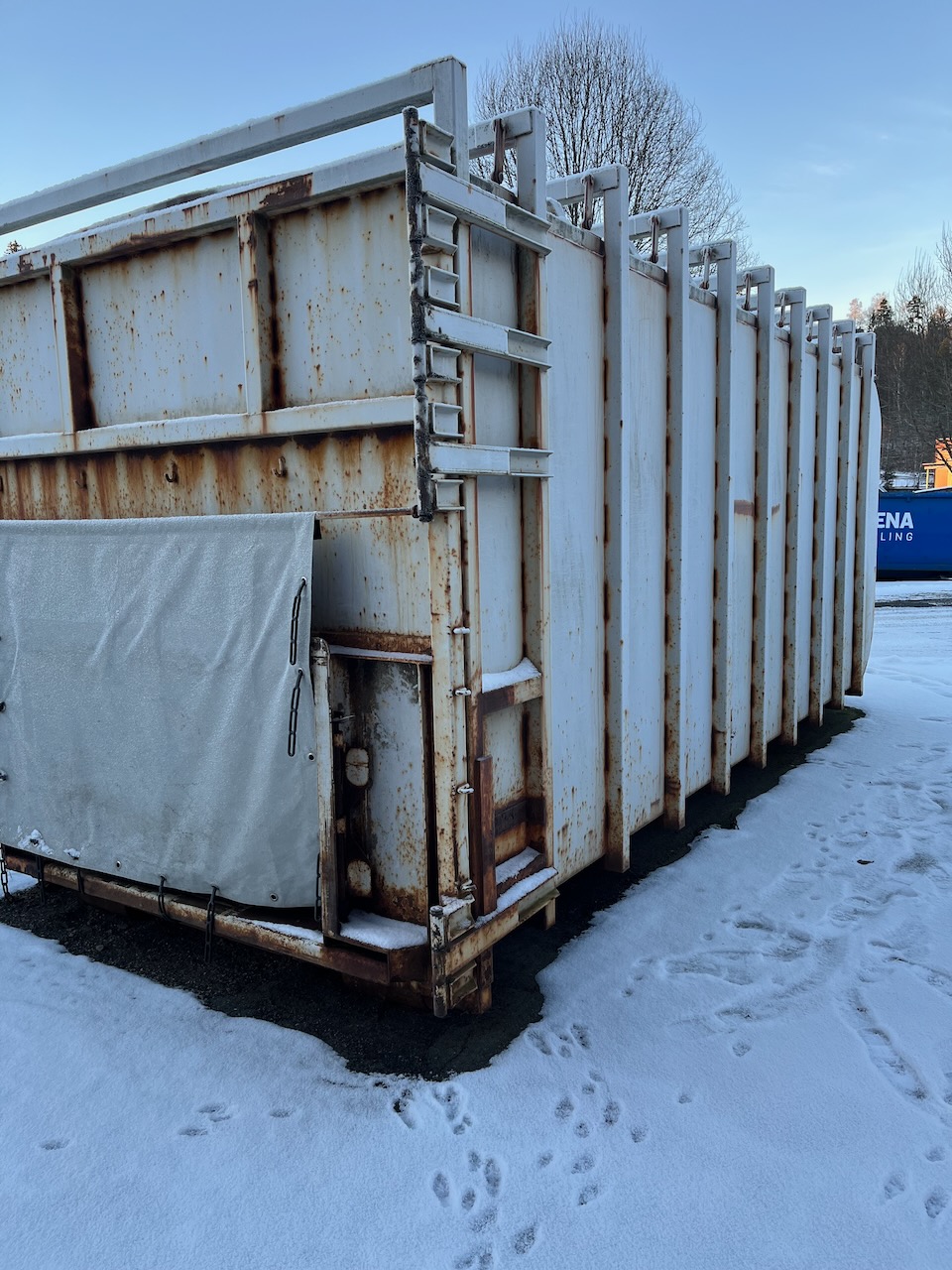 Container with load changer attachment - PS Auction - We value the ...