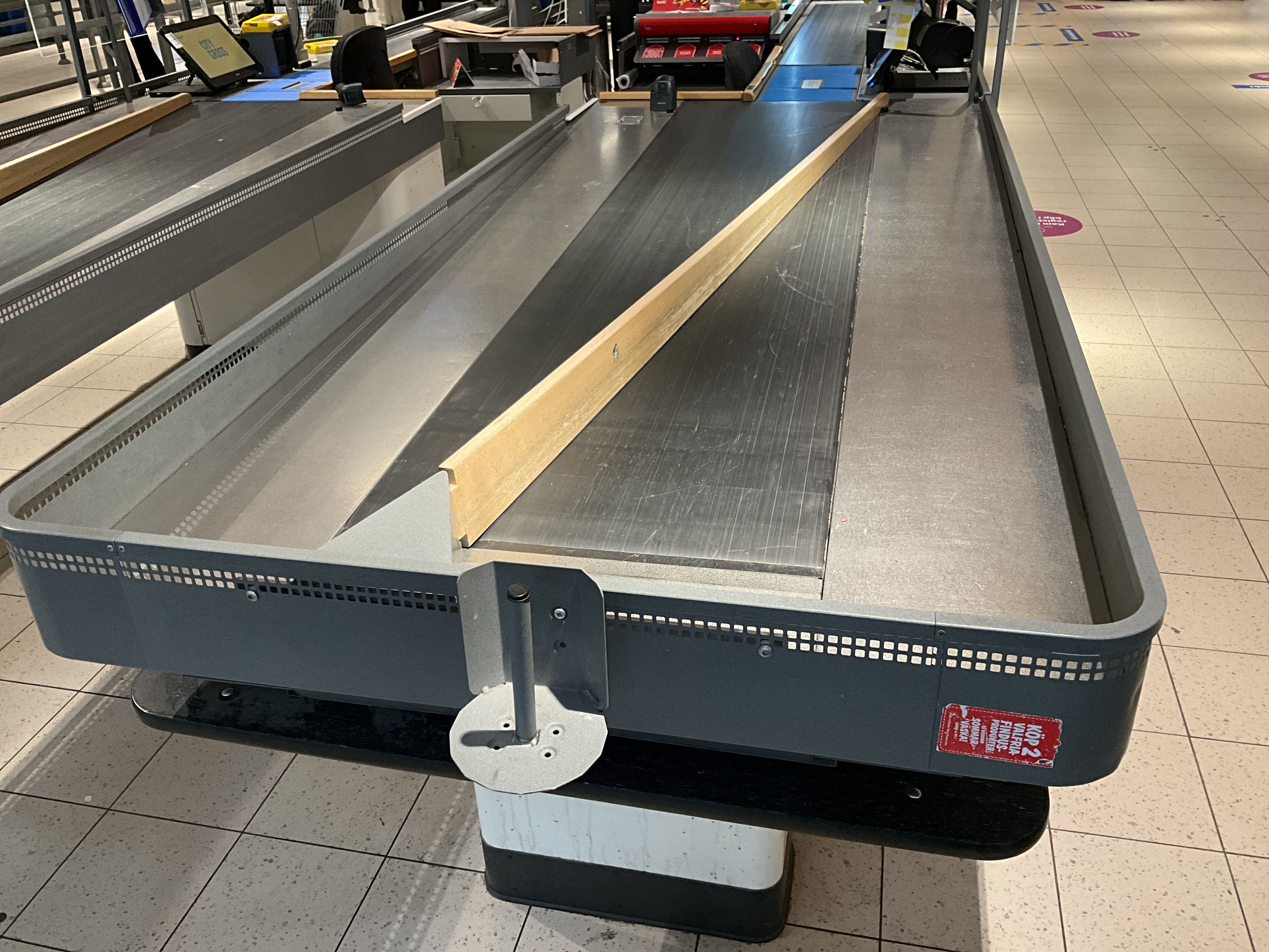checkout system/line left checkout - PS Auction - We value the future ...
