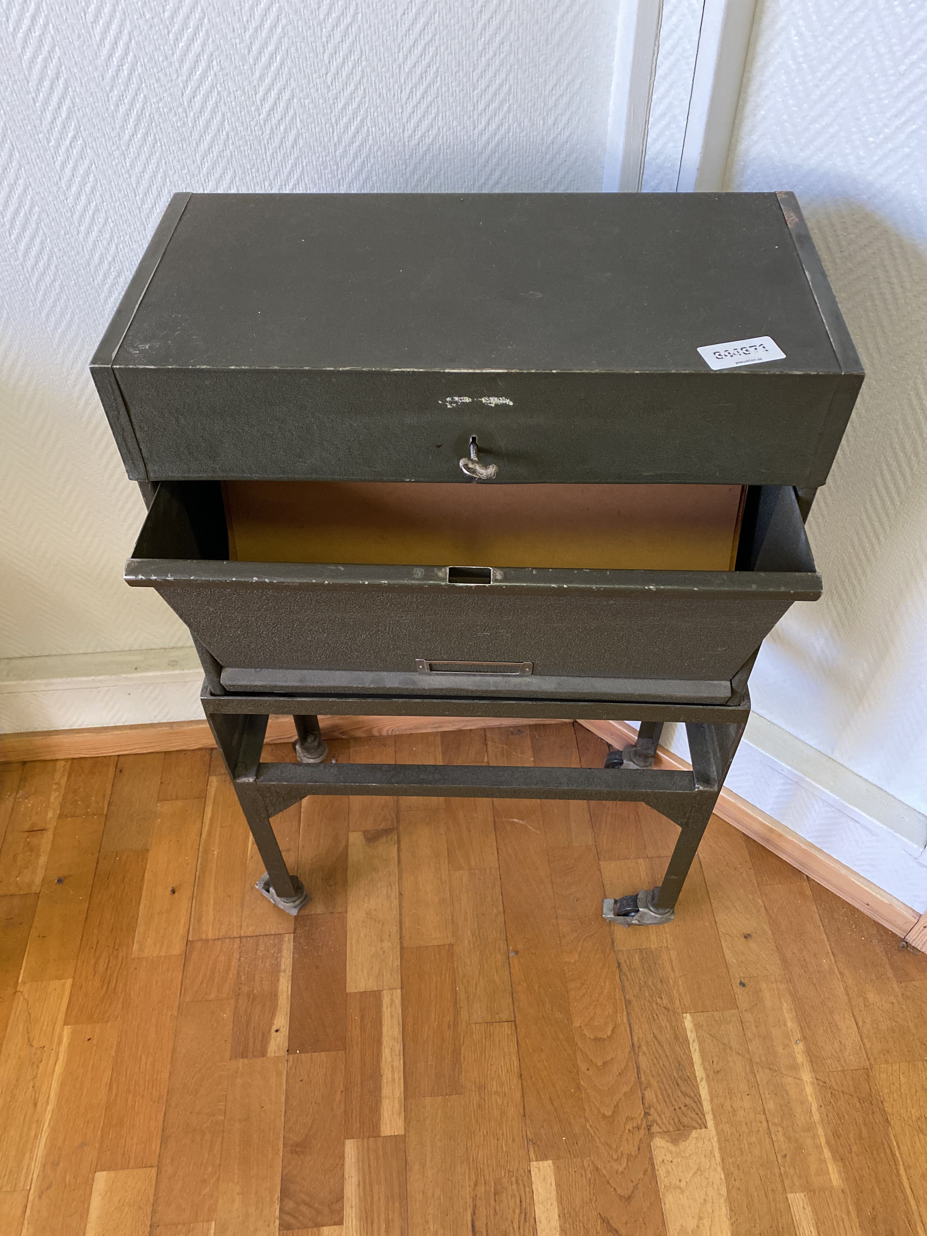 Storage boxes sheet metal - PS Auction - We value the future - Largest ...