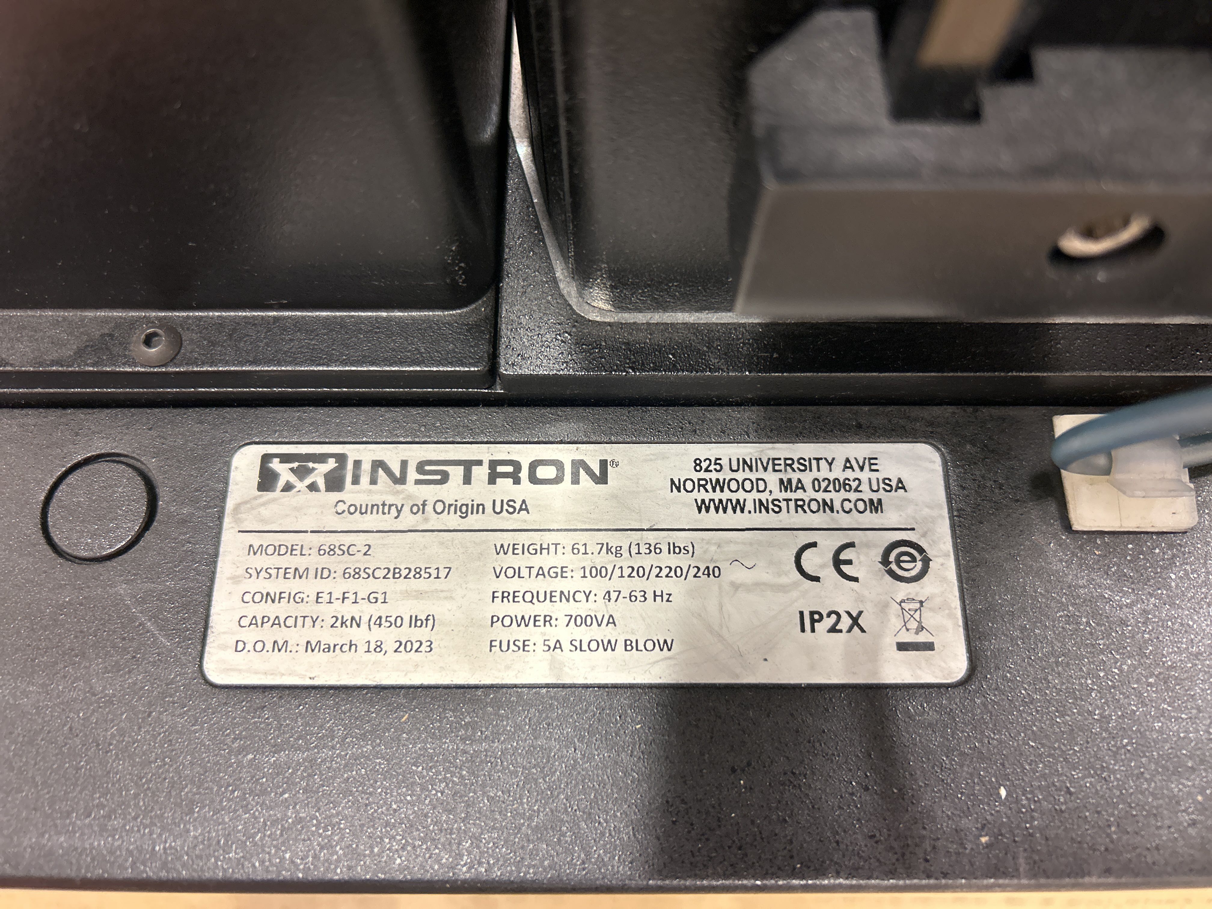 Dragprovningsmaskin - Instron 68SC-2 - Auktioner online - Nätauktioner ...