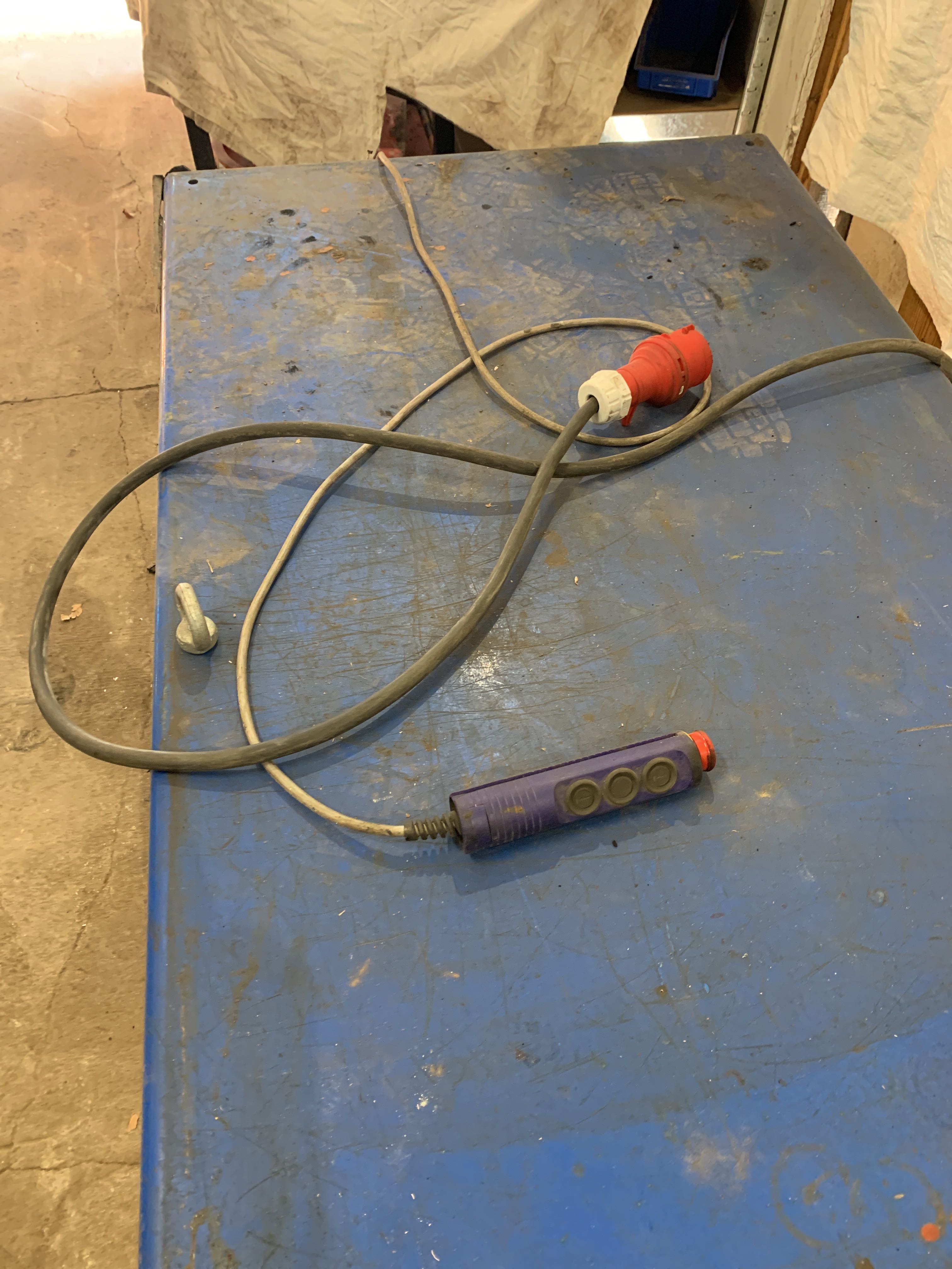 Tiltbart Lyftbord Edmo Lift 1500kg - Auktioner online - Nätauktioner ...