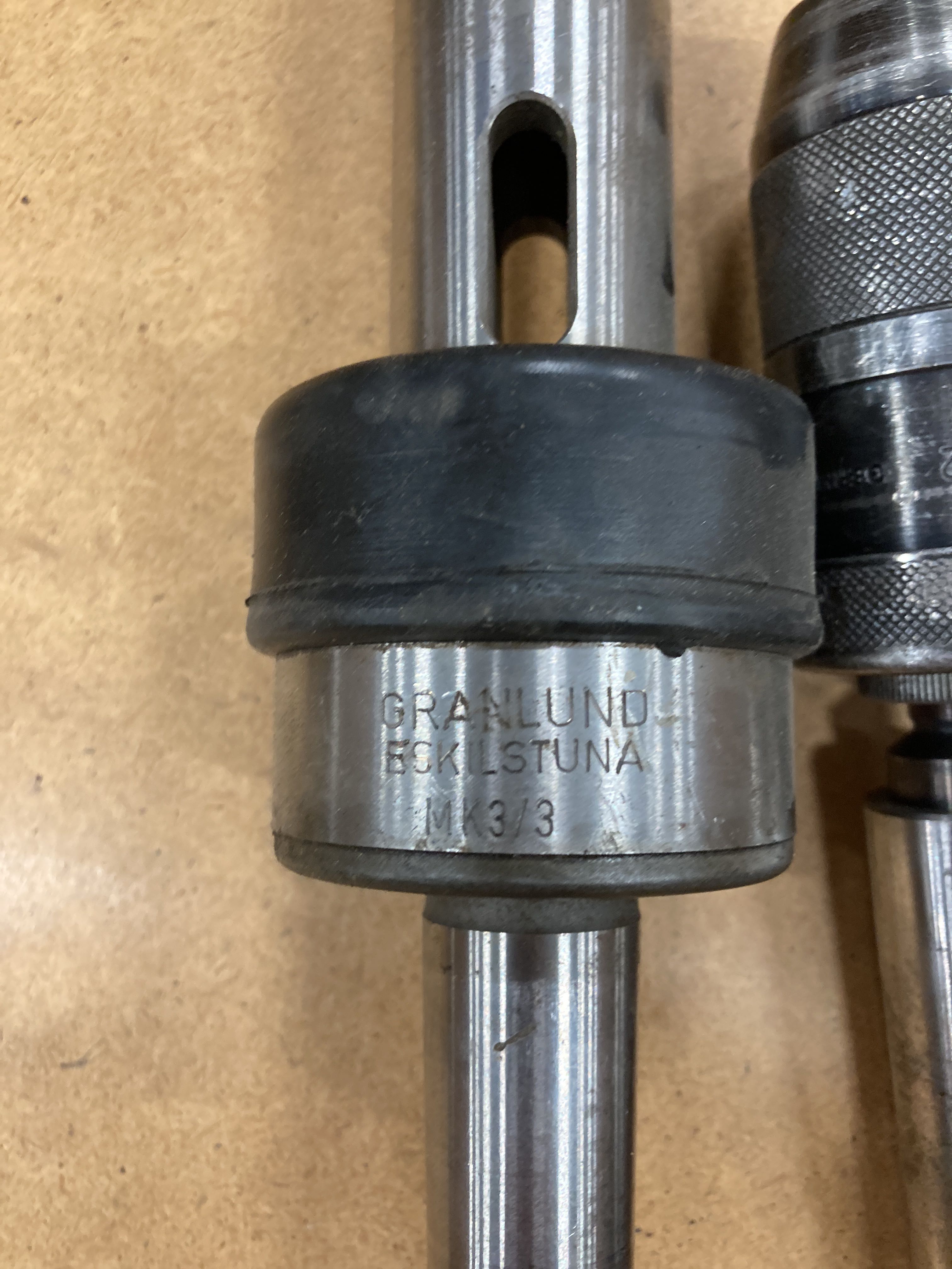 Reversing threading devices and drill chucks - PS Auction - We value ...