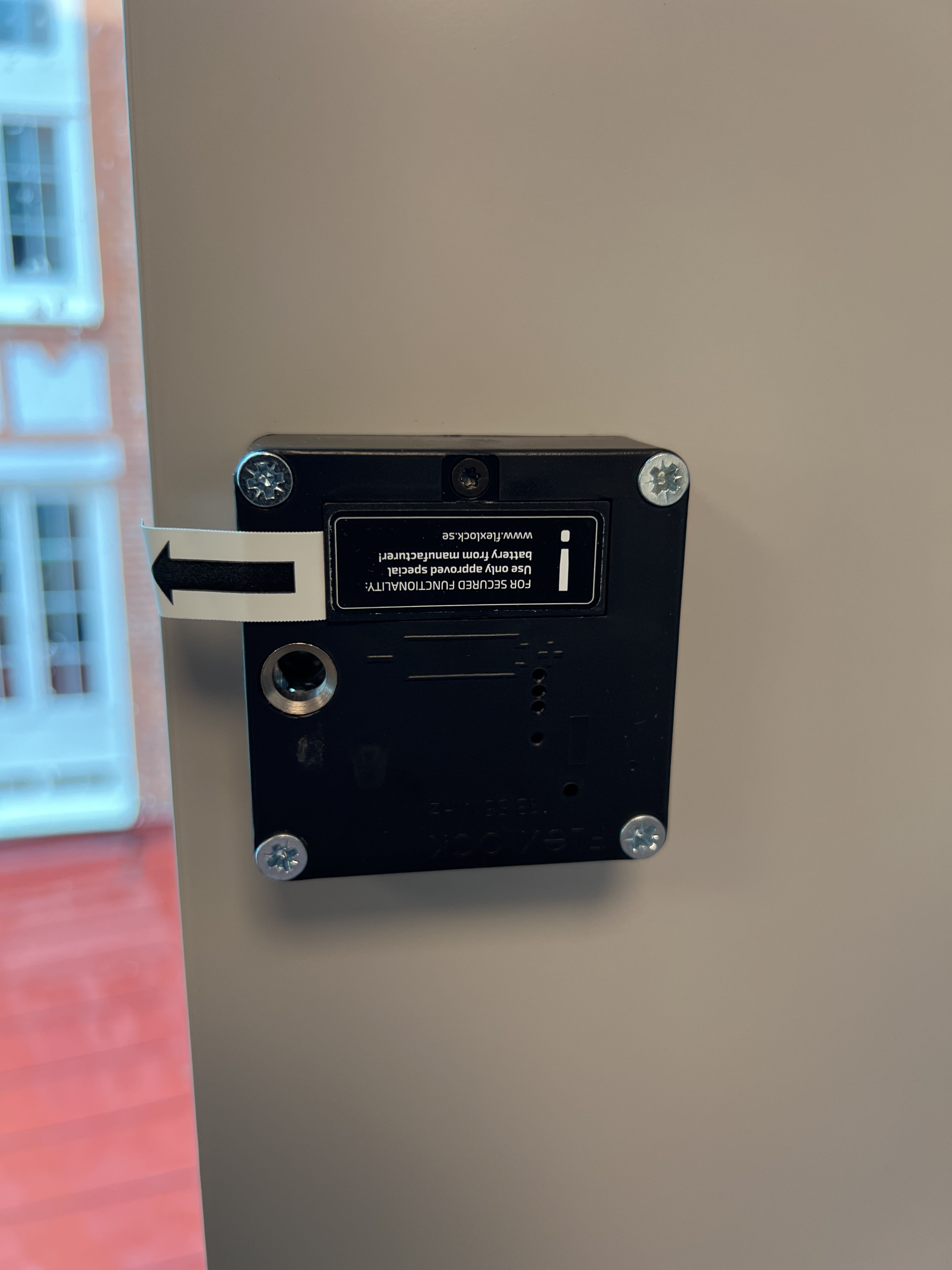 Various cabinets and shoe benches Edsbyn with Wifi lock - PS Auction ...