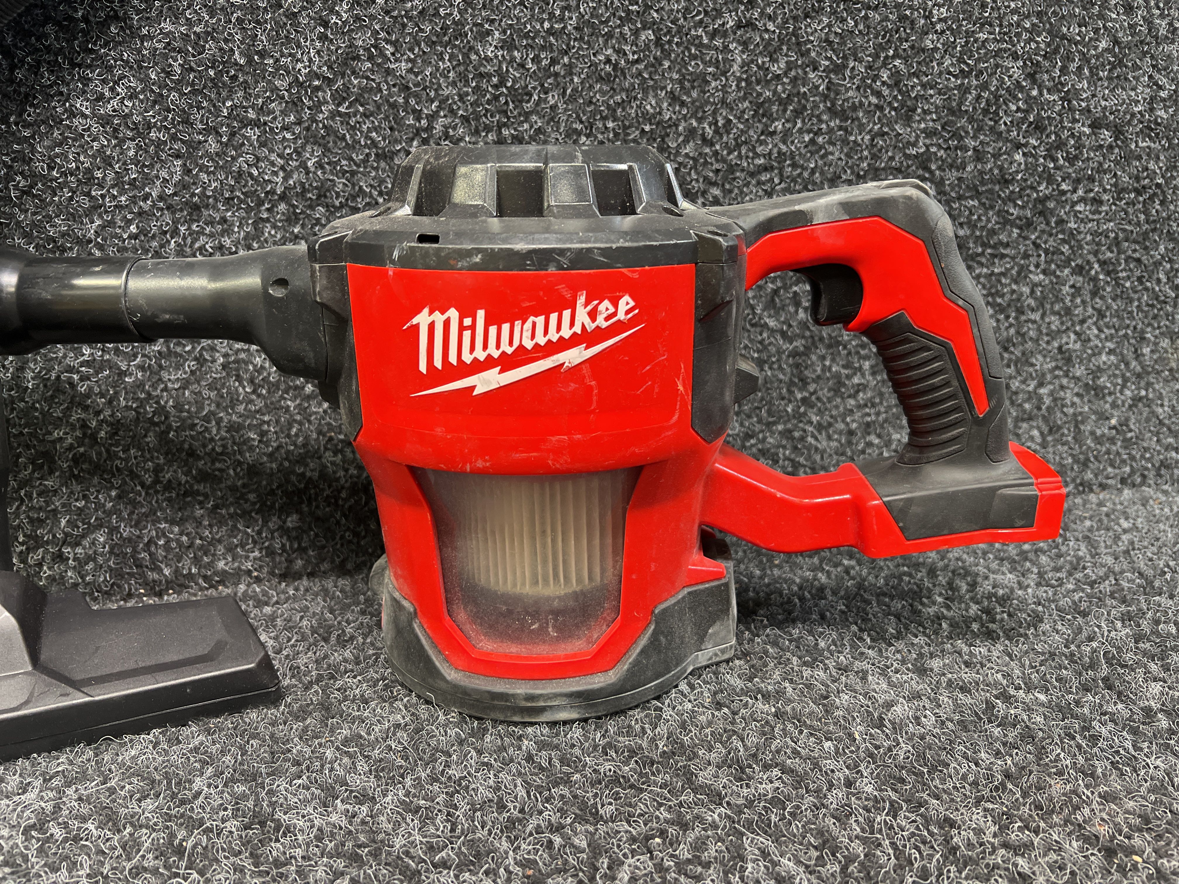 Handdammsugare Milwaukee M18 CV - Auktioner online - Nätauktioner ...