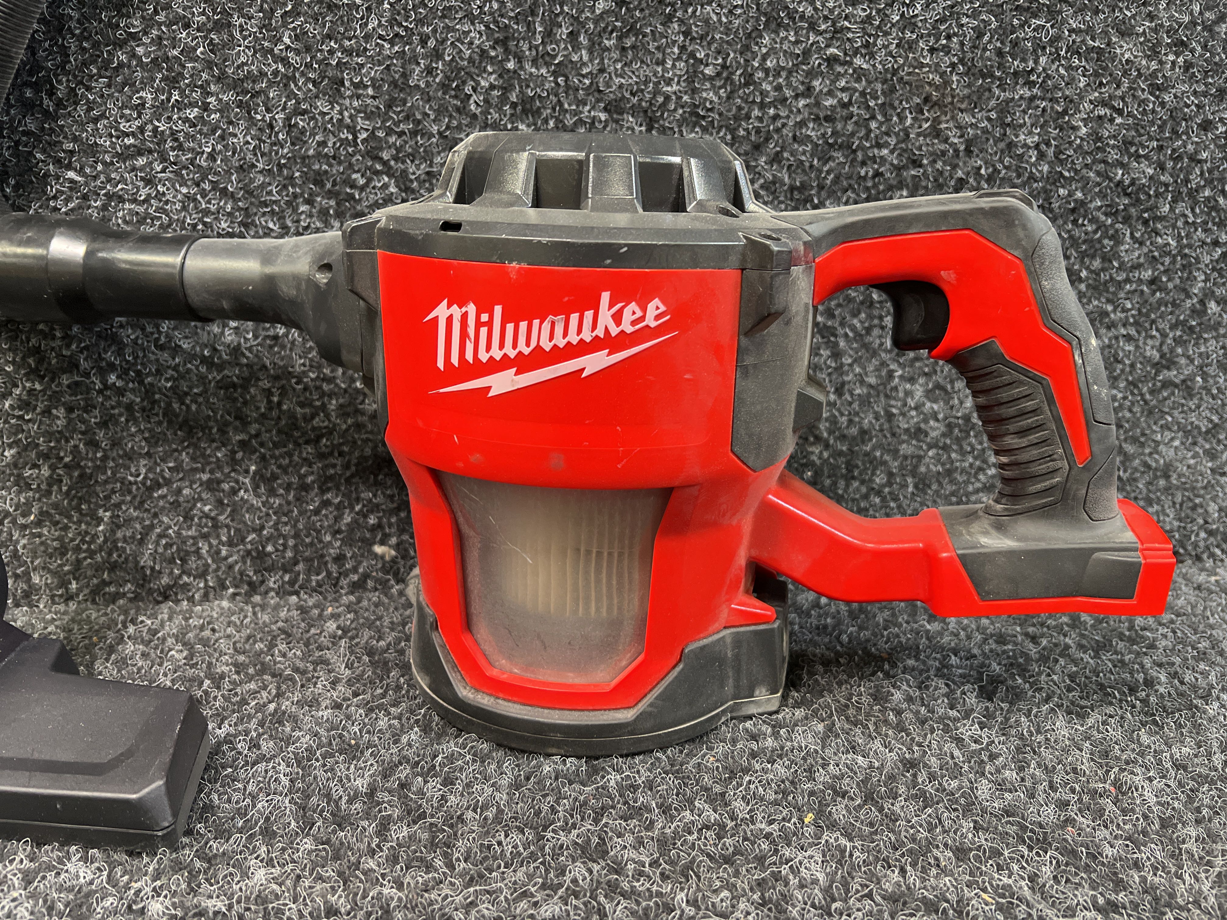 Handdammsugare Milwaukee M18 CV - Auktioner online - Nätauktioner ...