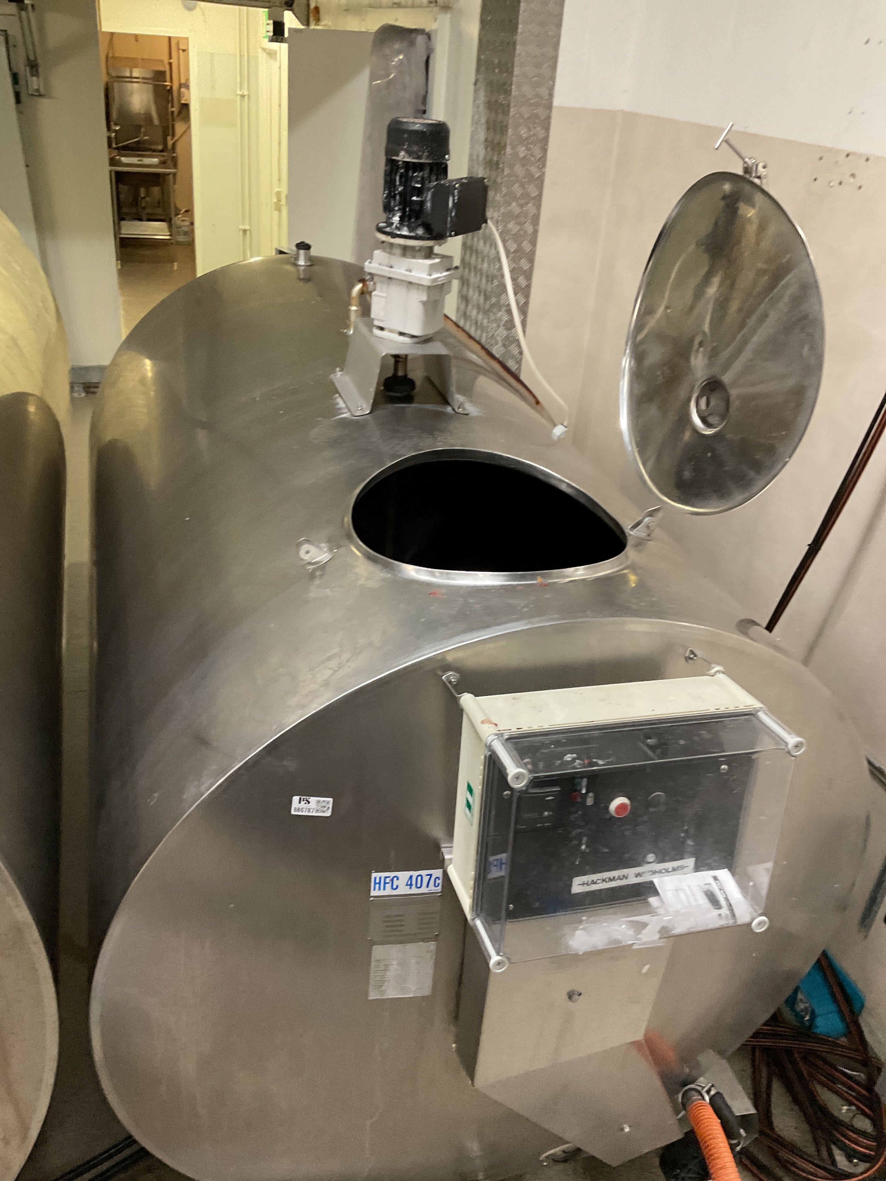 Stainless maturation tank with cooling 2500Liters - PS Auction - We ...