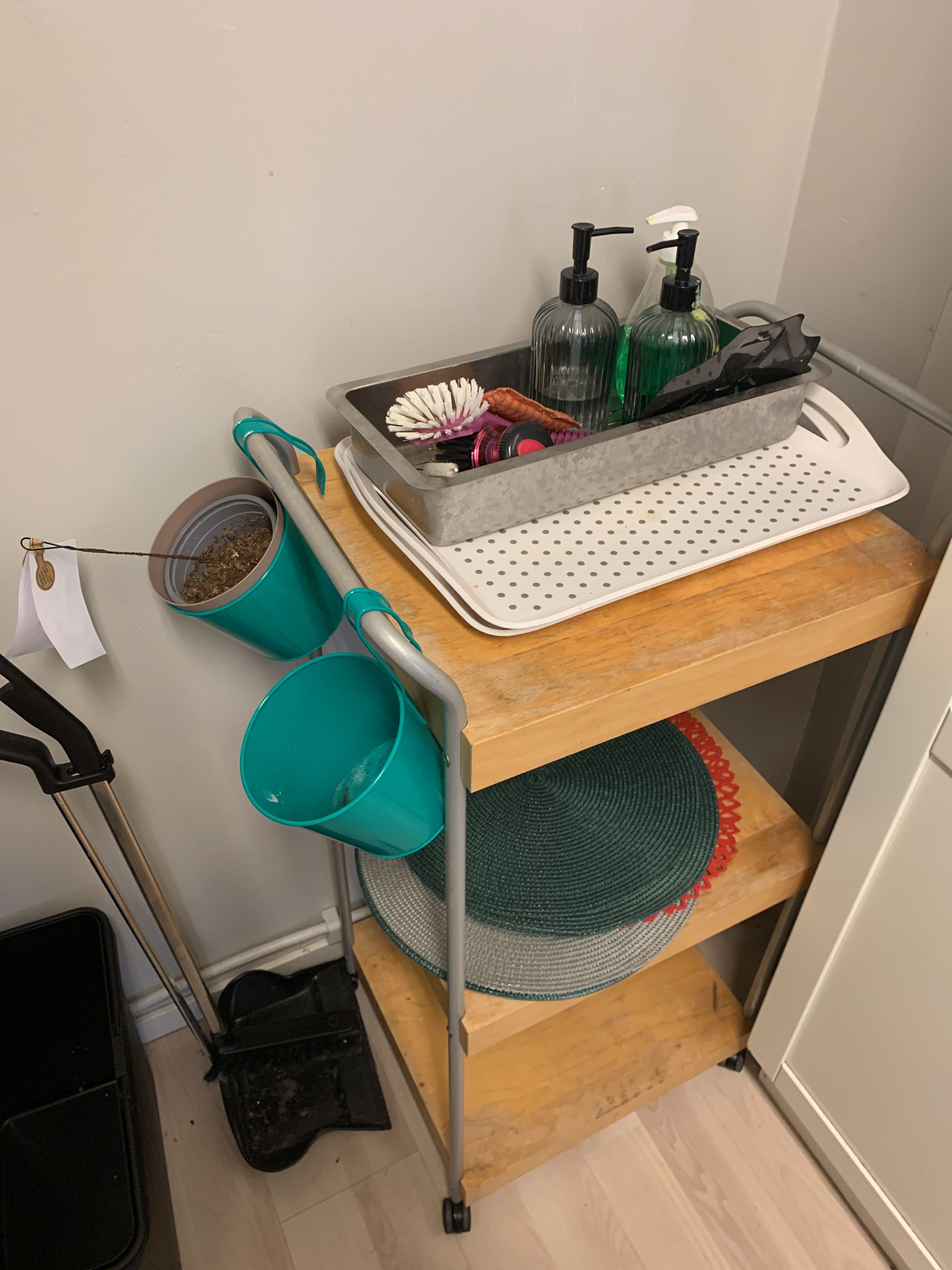 Sheet metal stools, stairwell and trolley - PS Auction - We value the ...