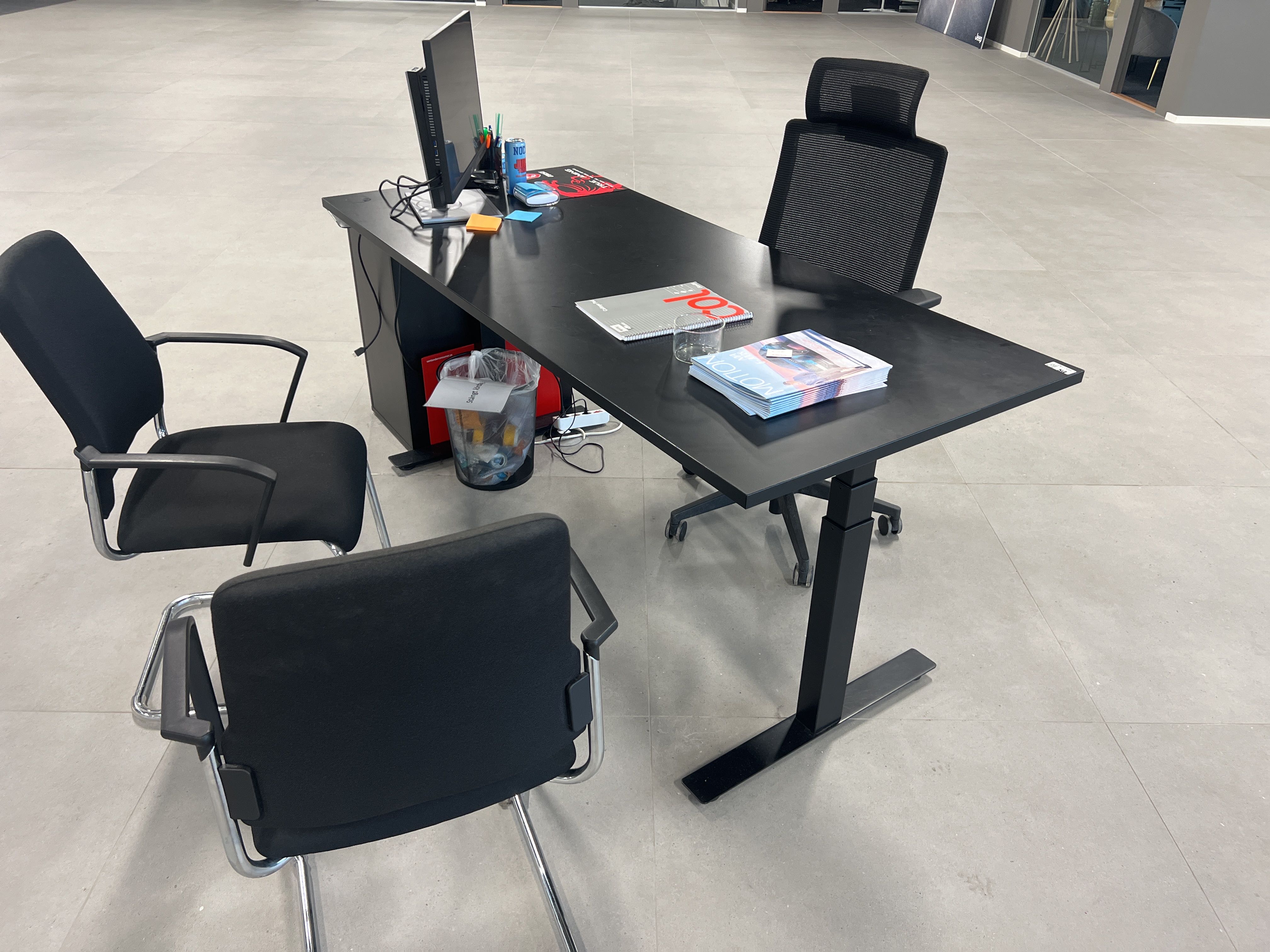 Office workstation - Electric desk, chairs, screen and more - PS ...