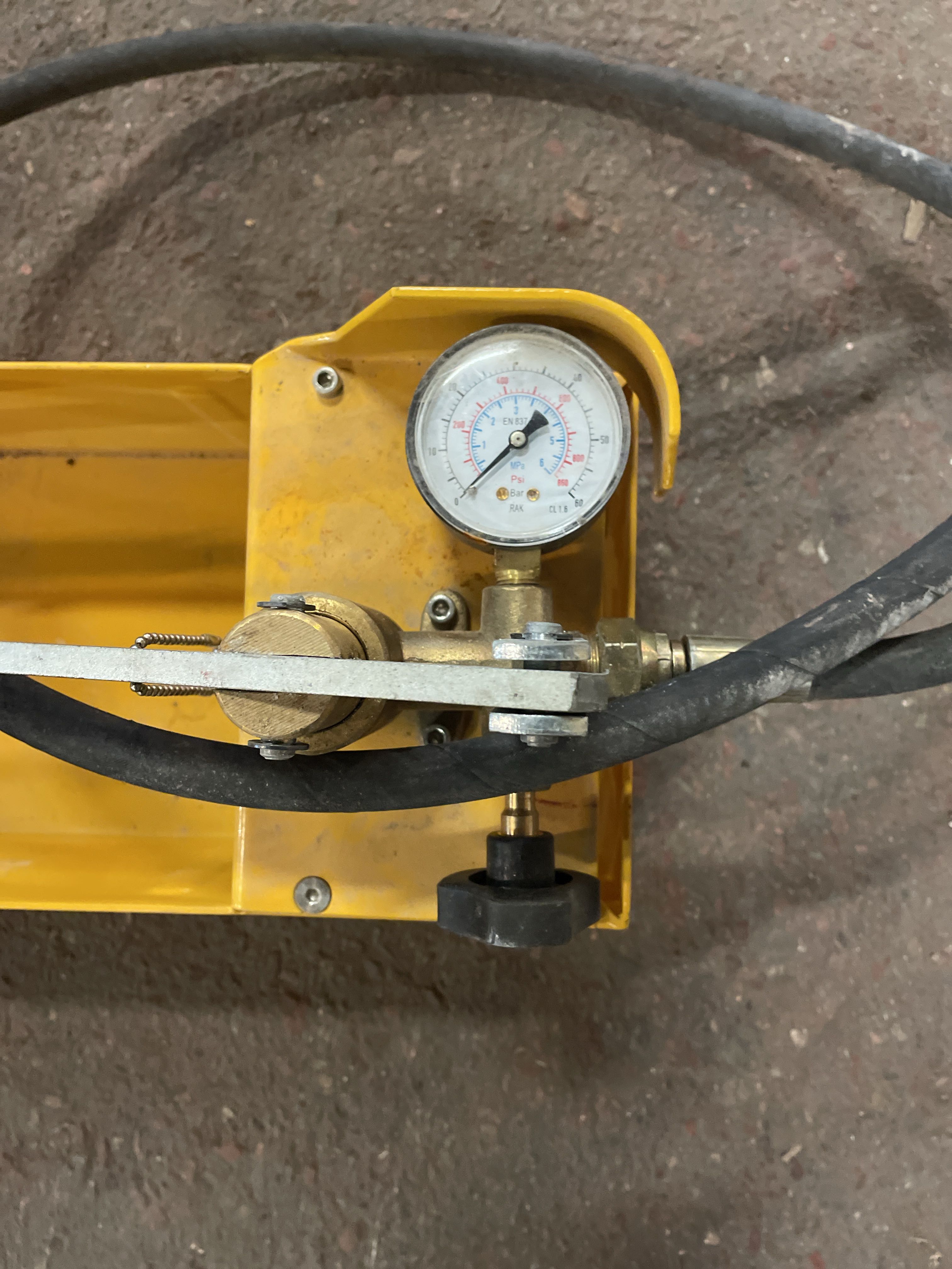 Ironside pump för provtryckning - Auktioner online - Nätauktioner ...