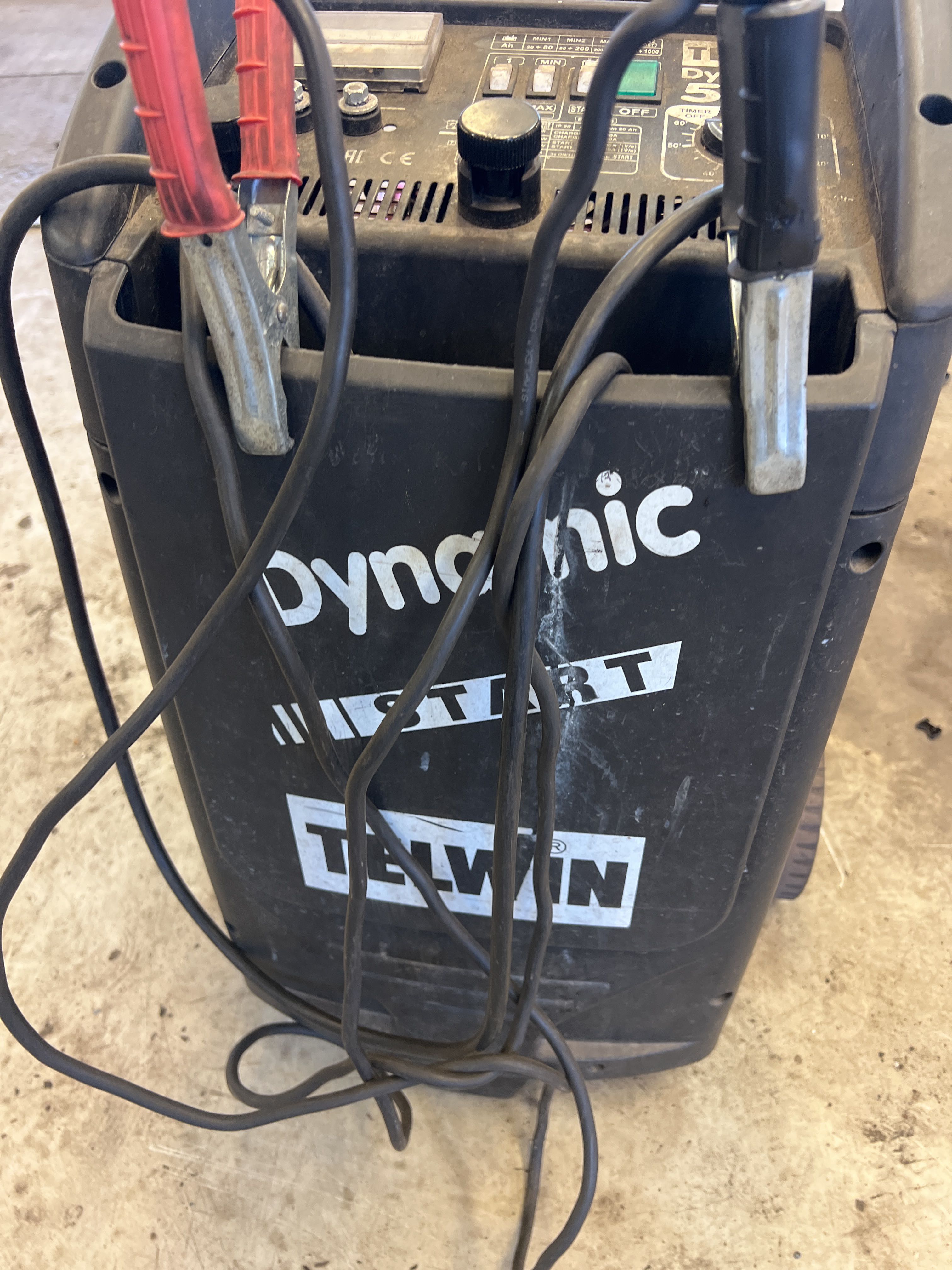 Batteriladdare Telwin Dynamic 520 - Auktioner online - Nätauktioner ...