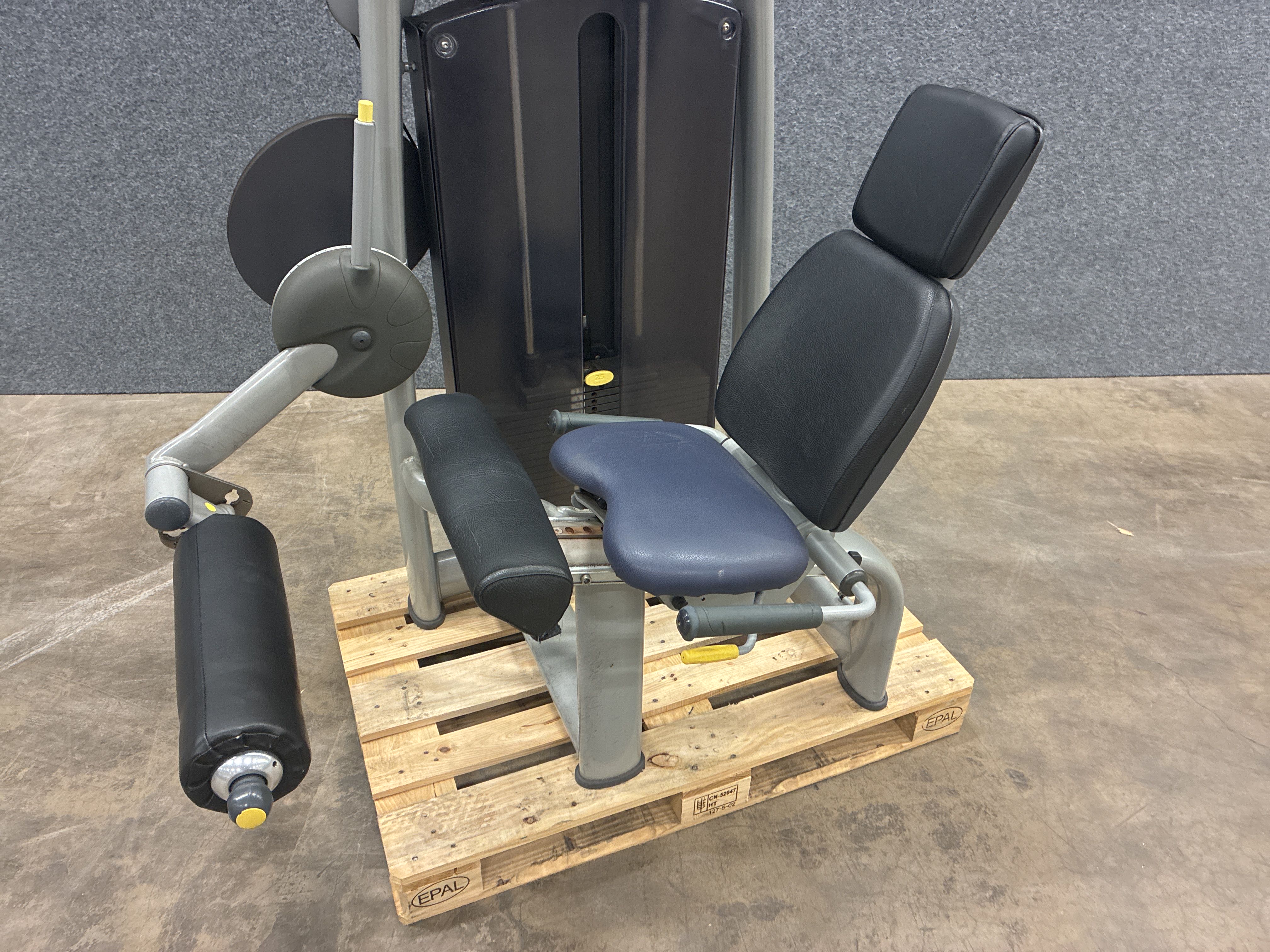 Benspark / Leg extension, Technogym - Auktioner online - Nätauktioner ...