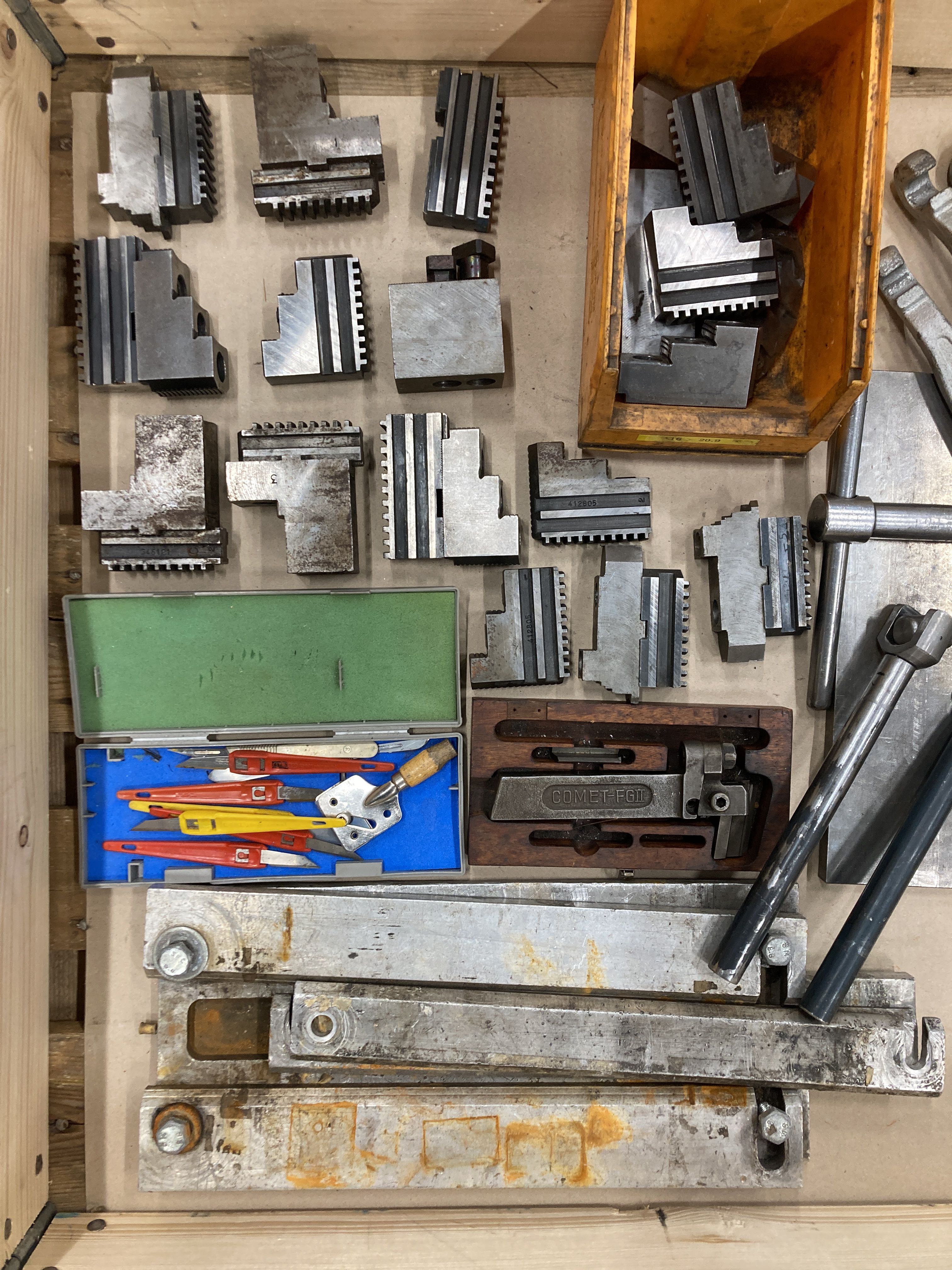 Chuck jaws, universal stands and puller tools etc - PS Auction - We ...