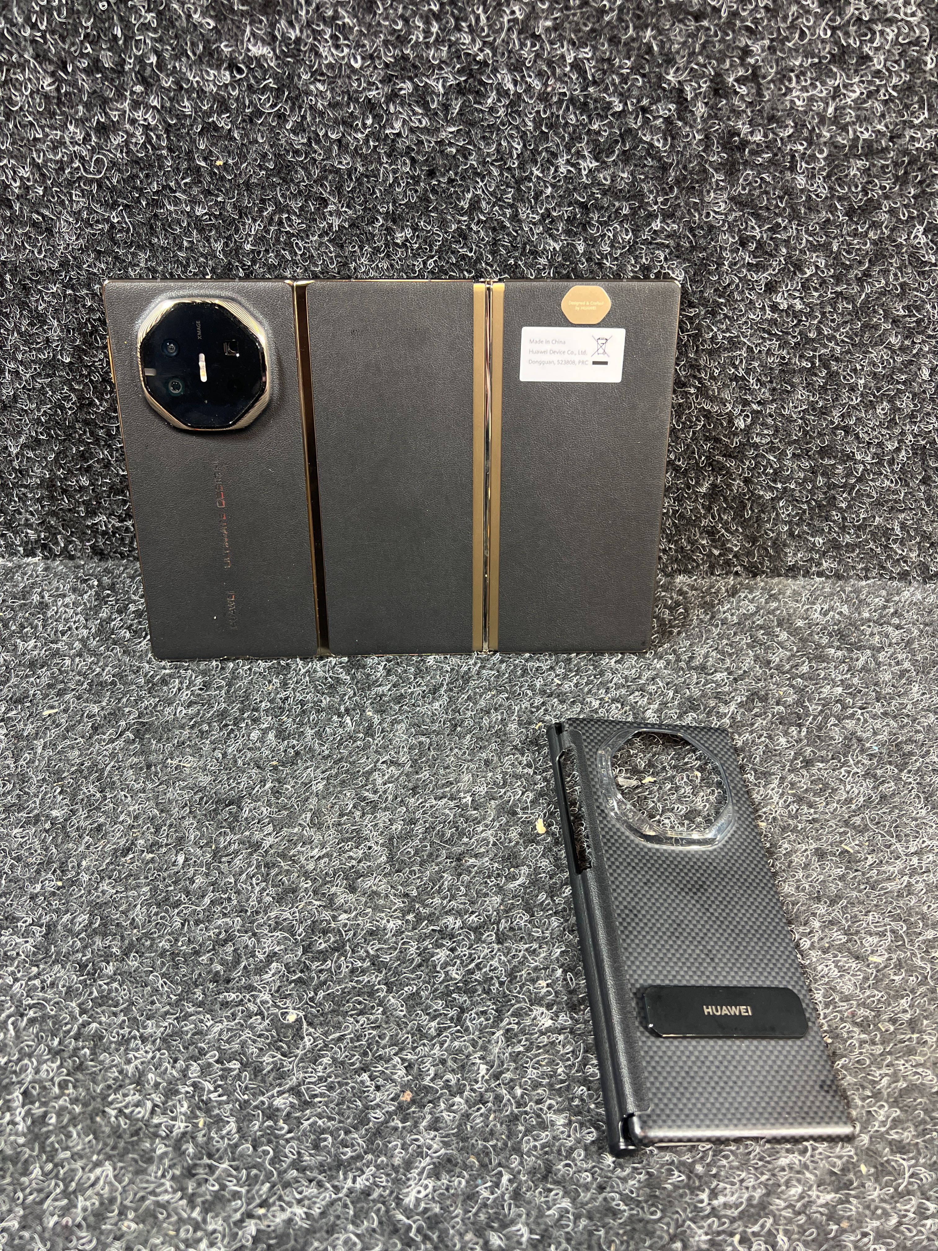 Mobiltelefon - Huawei Mate XT Ultimate Design - Auktioner online ...
