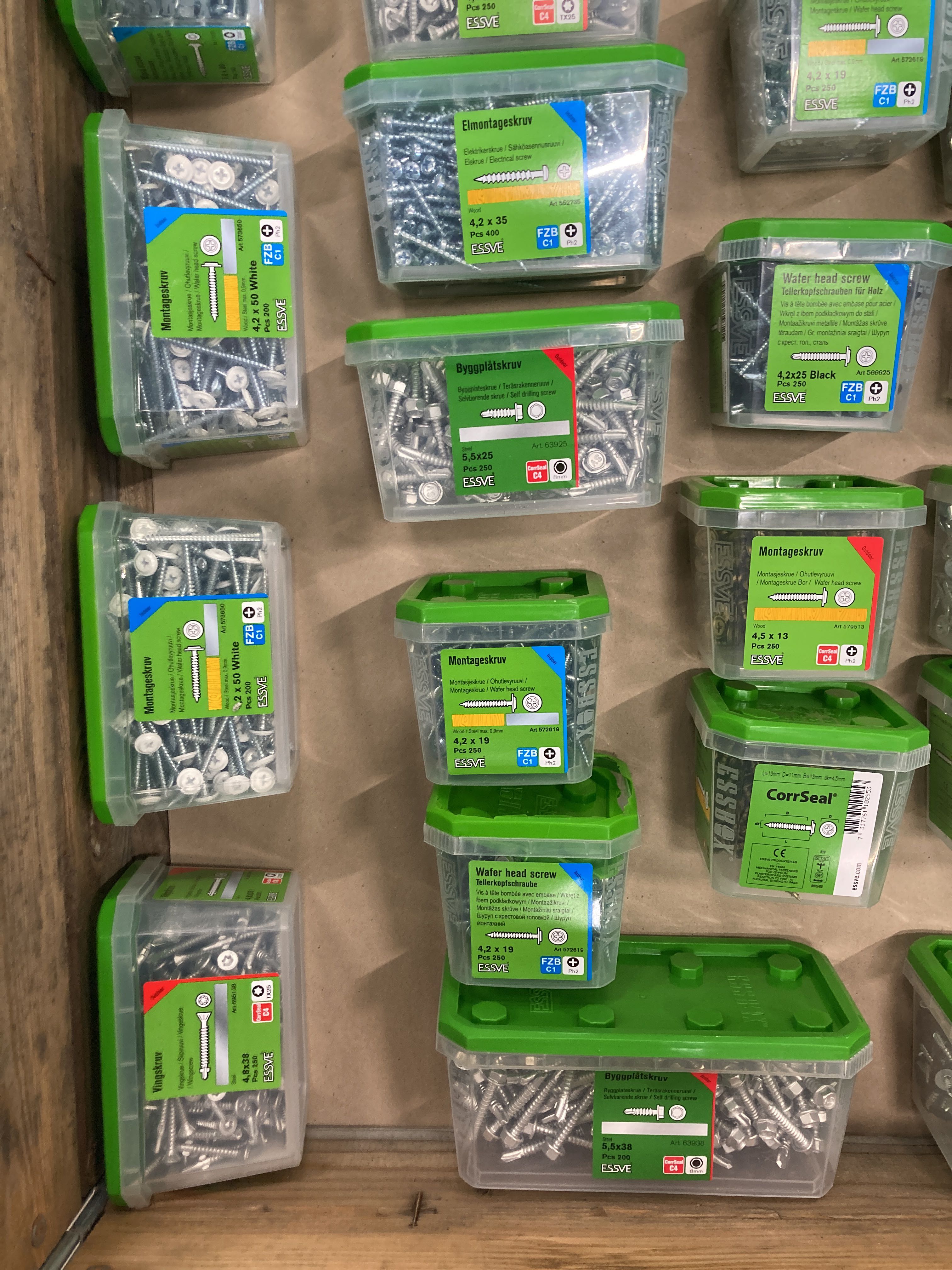 Essve Screw Assortment - PS Auction - We value the future - Largest in ...