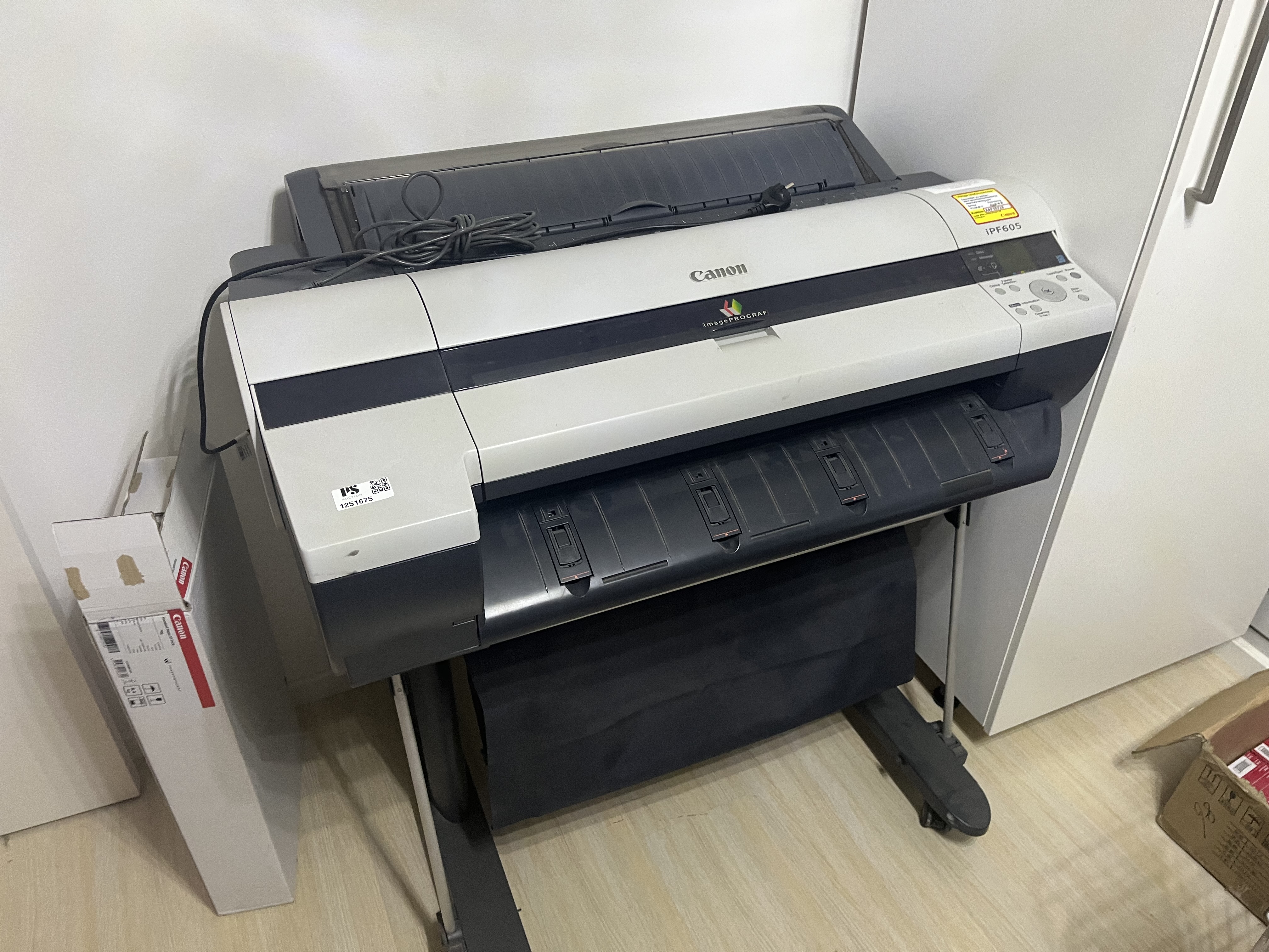 Storformatsskrivare Canon imagePrograf iPF605 - Auktioner online ...