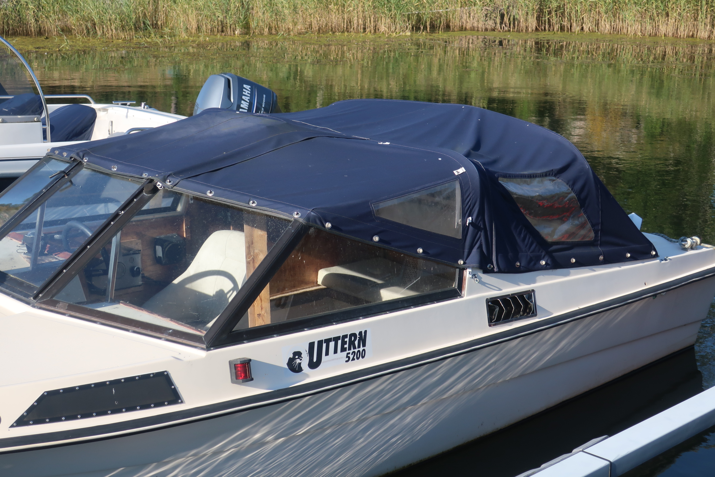 Uttern 5200 DC with Johnson 70hp -91 - PS Auction - We value the future ...