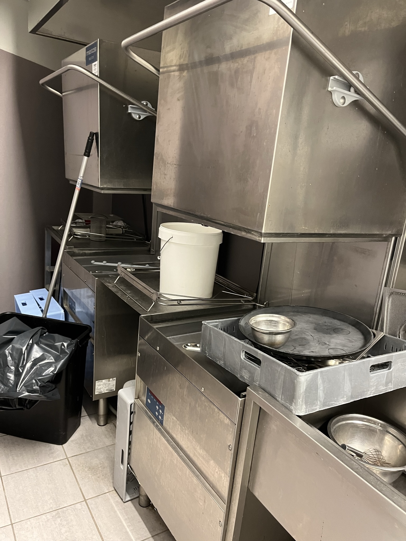 Dish station for restaurant kitchens - PS Auction - We value the future ...