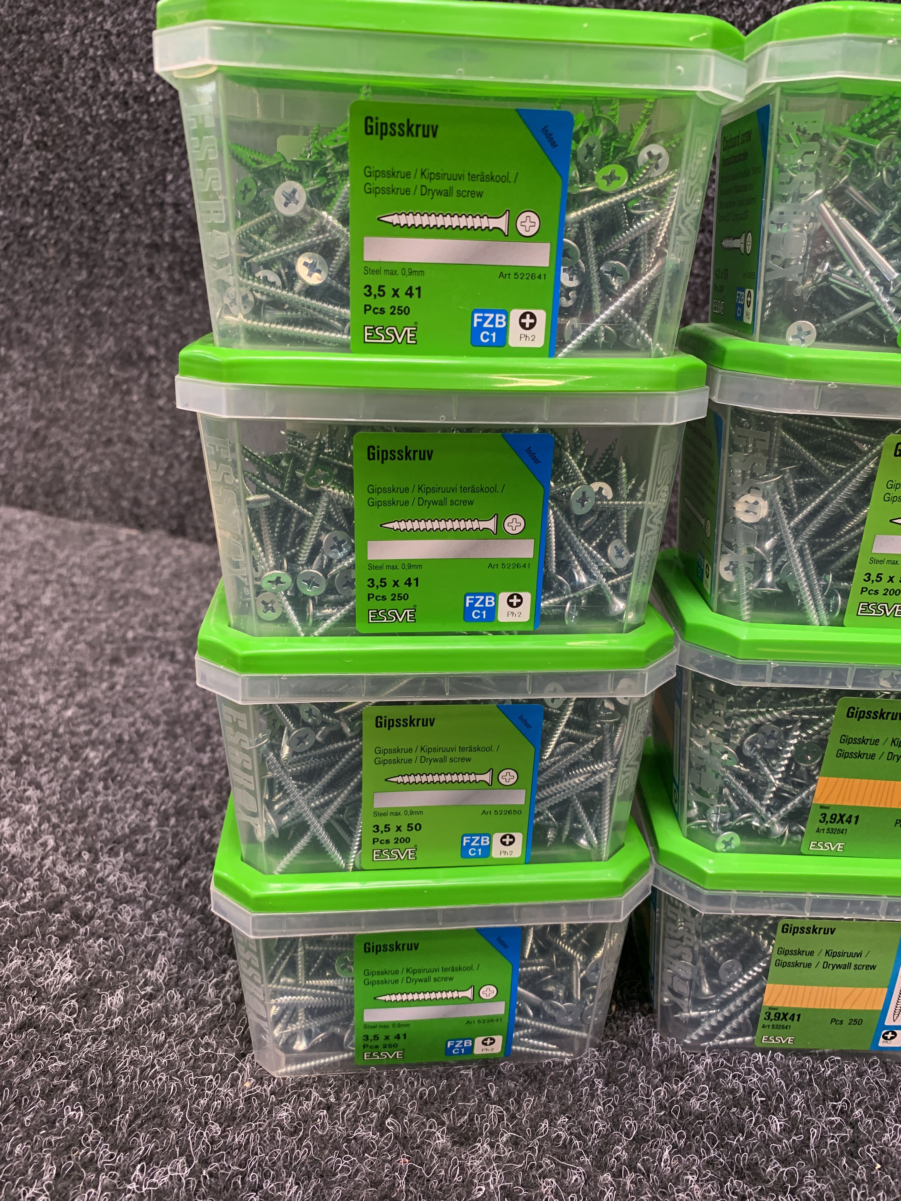 Assortment of gypsum screws & chipboard screws Essve - PS Auction - We ...