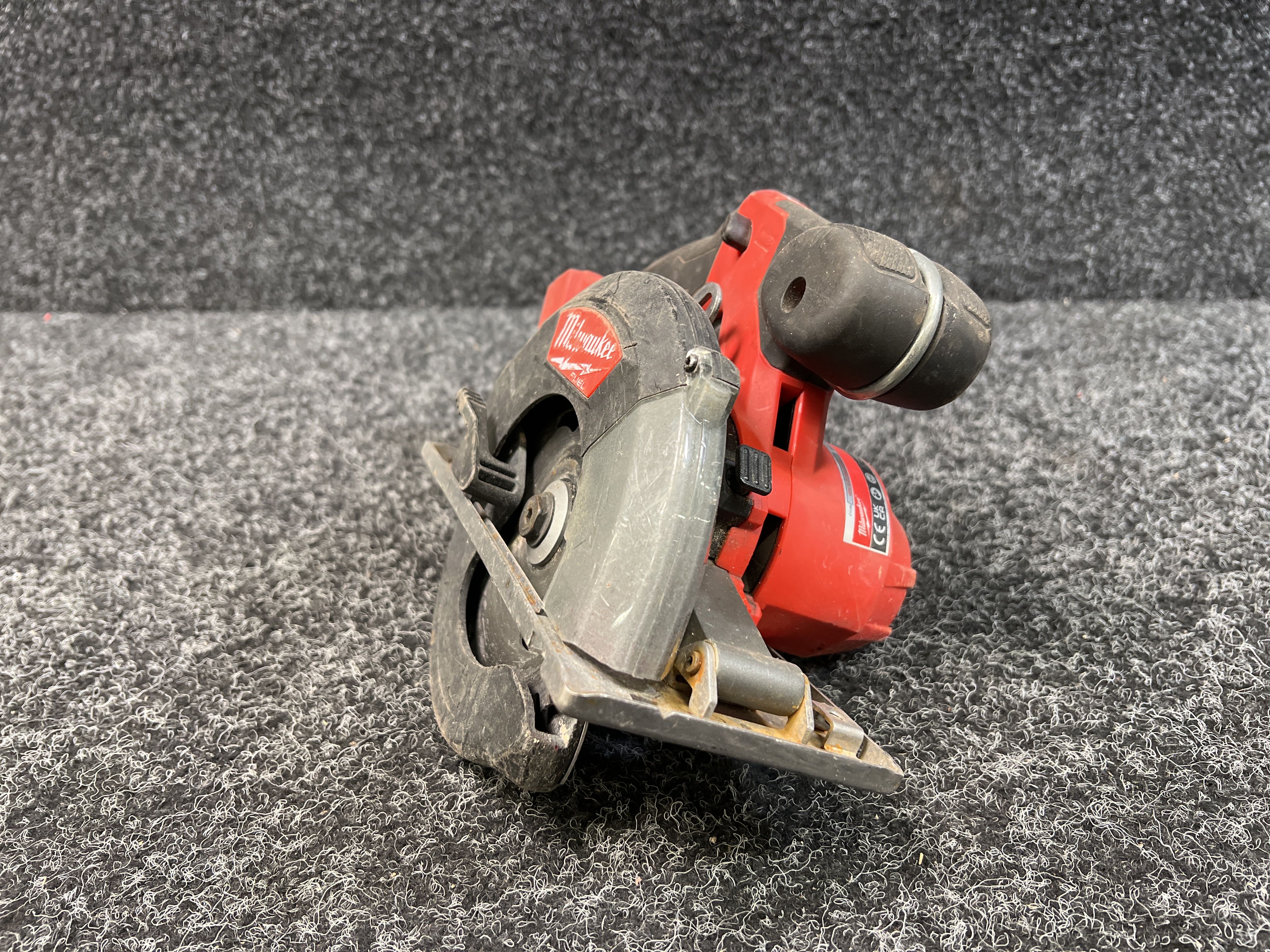 Metallcirkelsåg Milwaukee M18 FMCS - Auktioner online - Nätauktioner ...