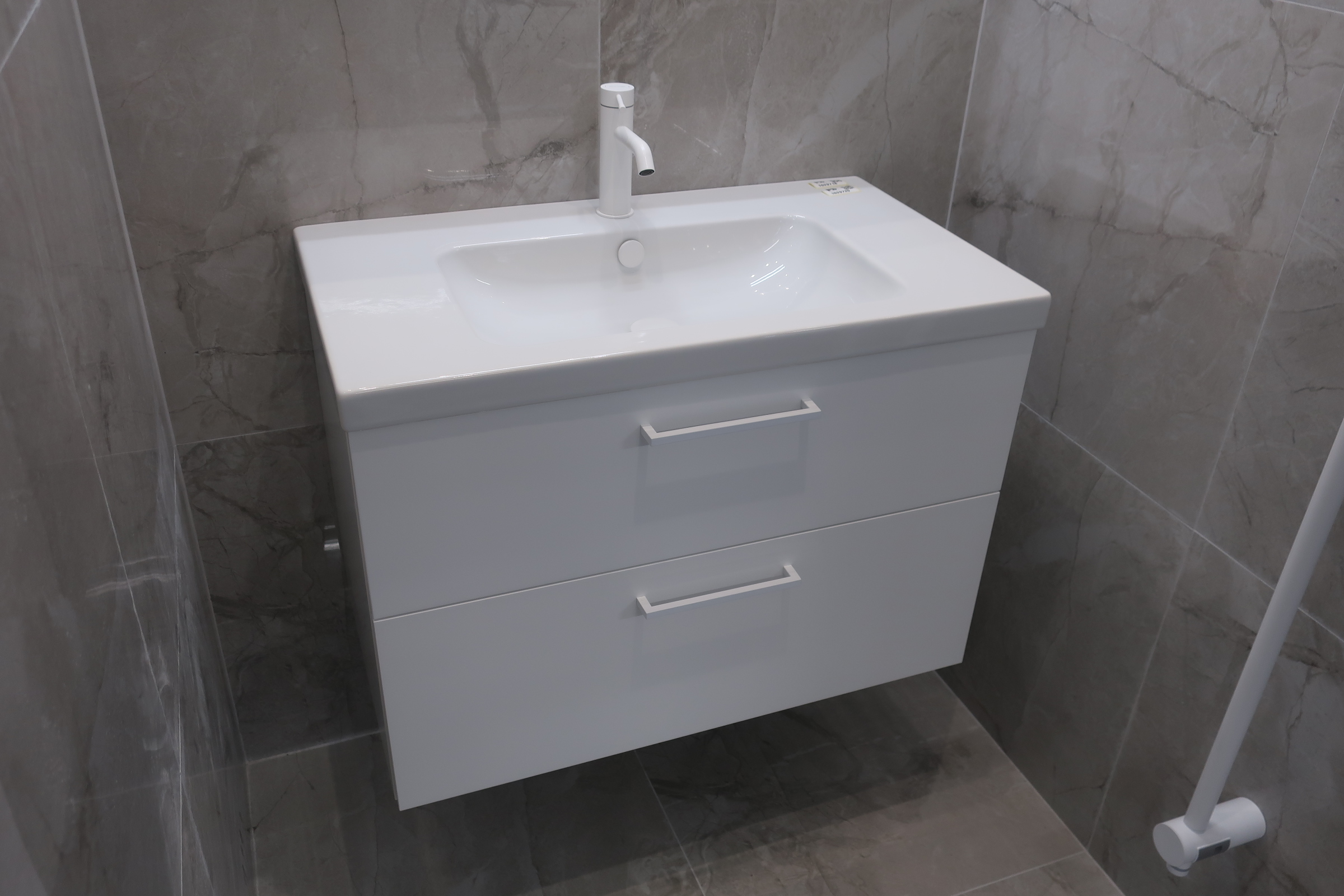 Bathroom commode with mixer, Macro Design - PS Auction - We value the ...
