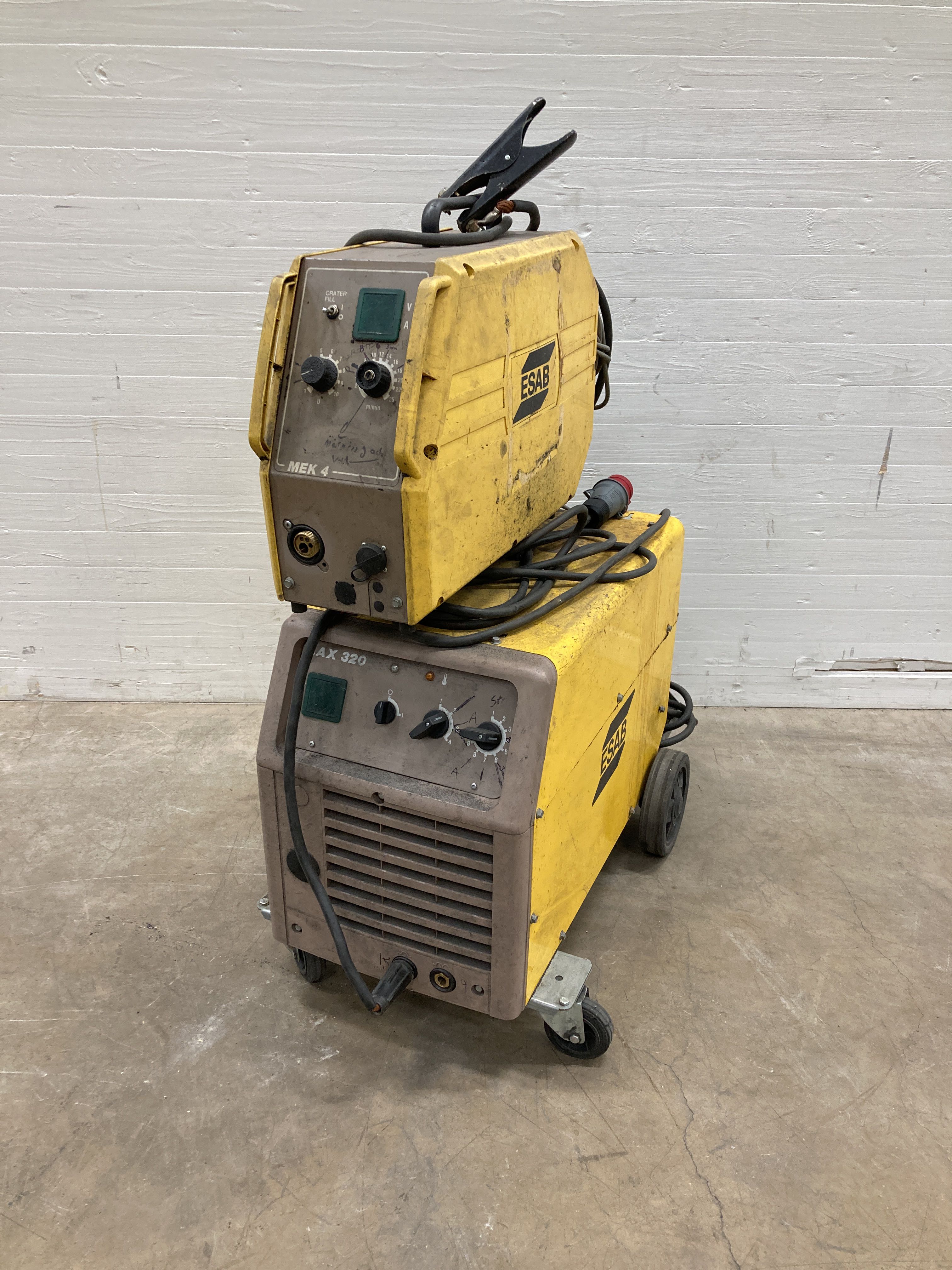 Migsvets ESAB LAX 320 with feeder MEK 4 - PS Auction - We value the ...