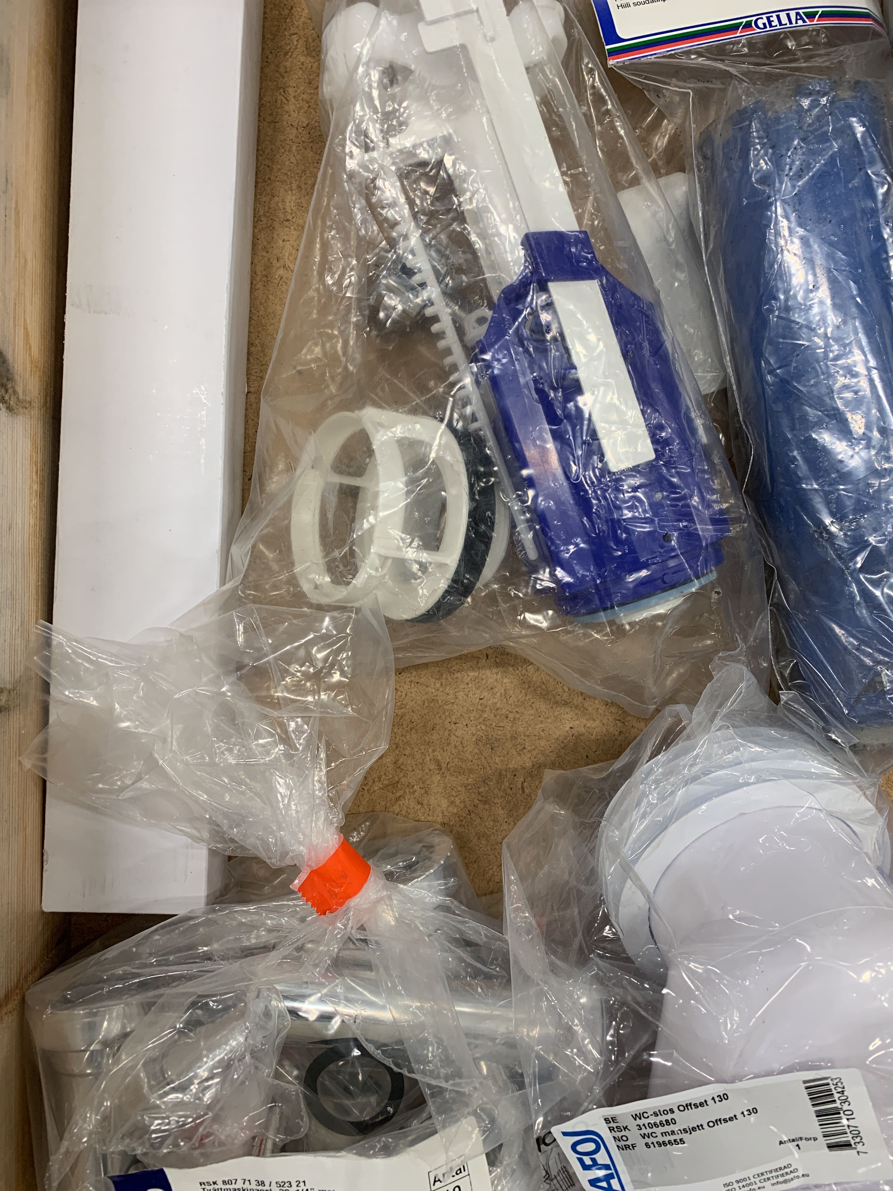 Assortment of plumbing items - PS Auction - We value the future ...