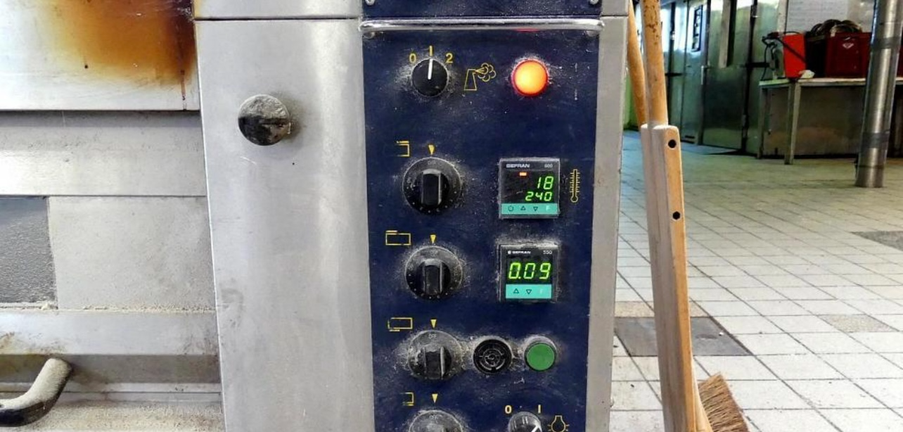 Deck oven, MacAdams MacBake. Year 2002 - PS Auction - We value the ...