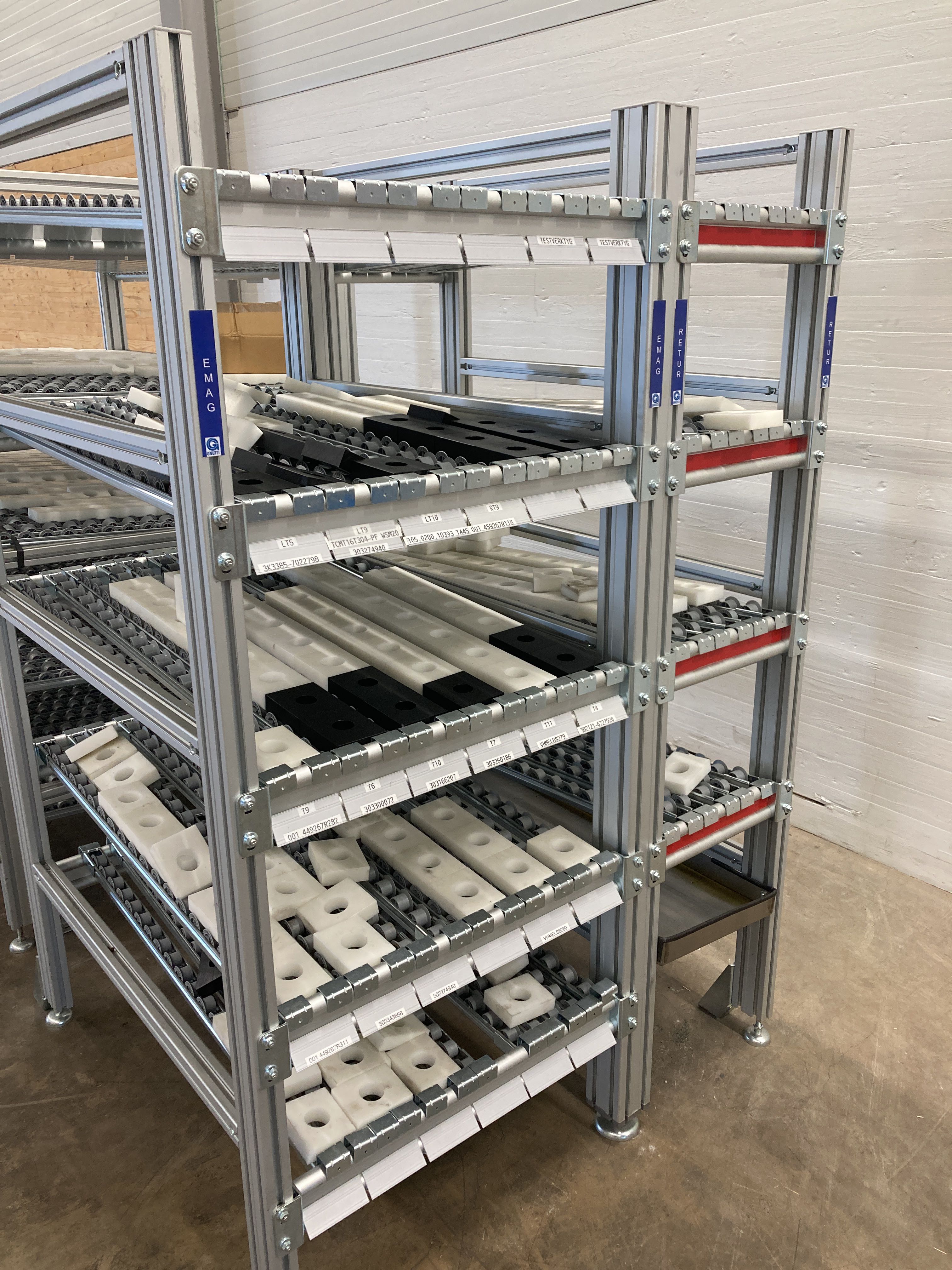 2 pick racks with roller rails - PS Auction - We value the future ...