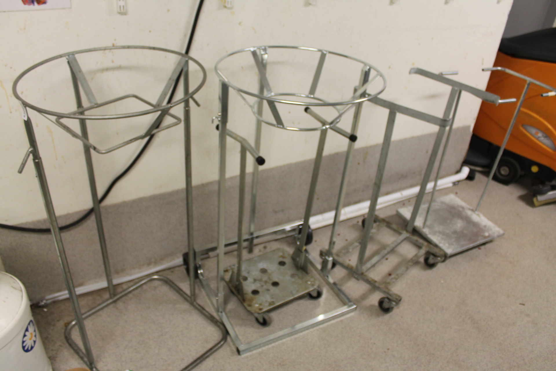 4 Garbage racks - PS Auction - We value the future - Largest in net ...