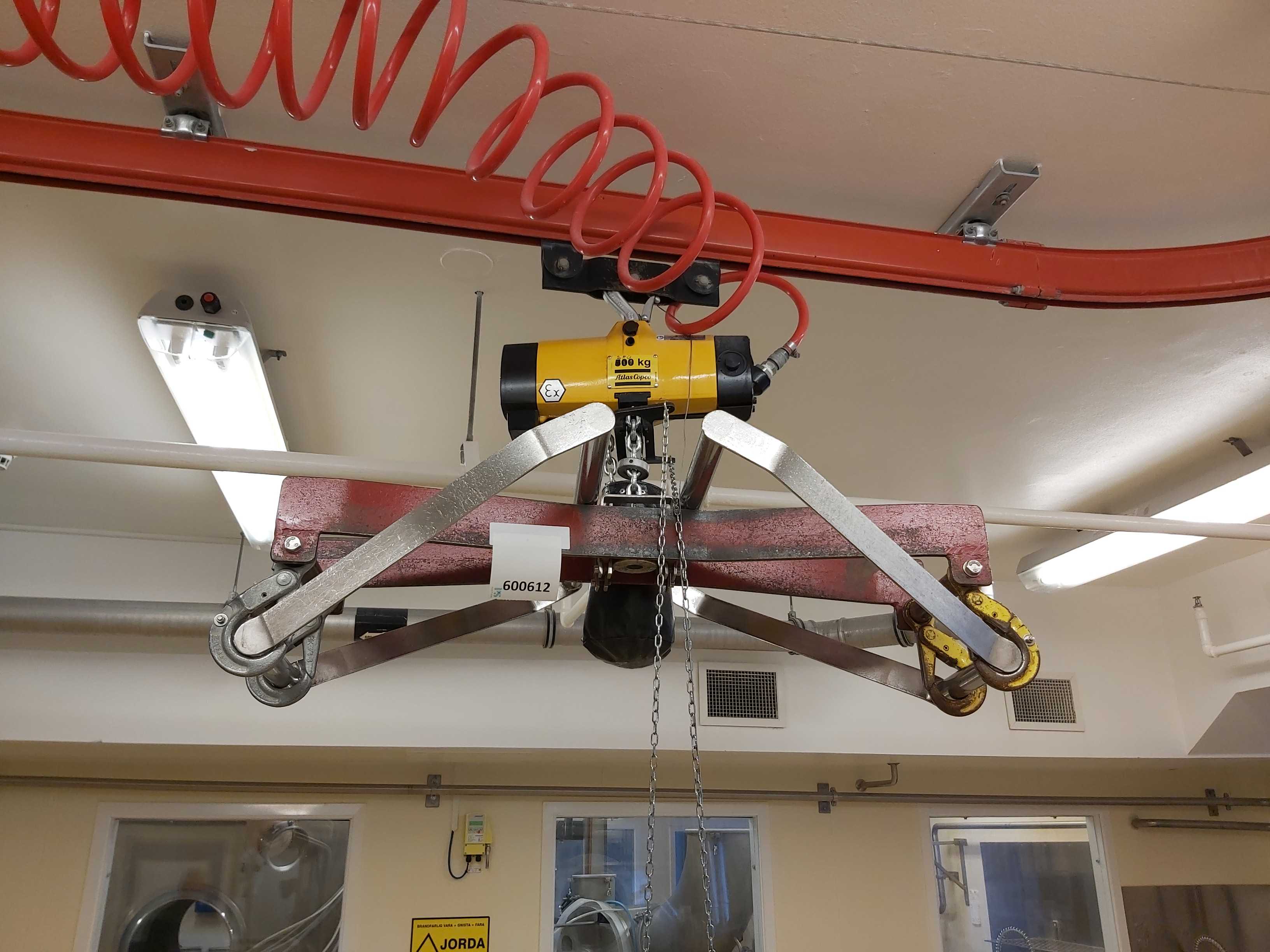 Roof winch truck air Atlas Copco 250 kg (Årsta) - PS Auction - We value ...