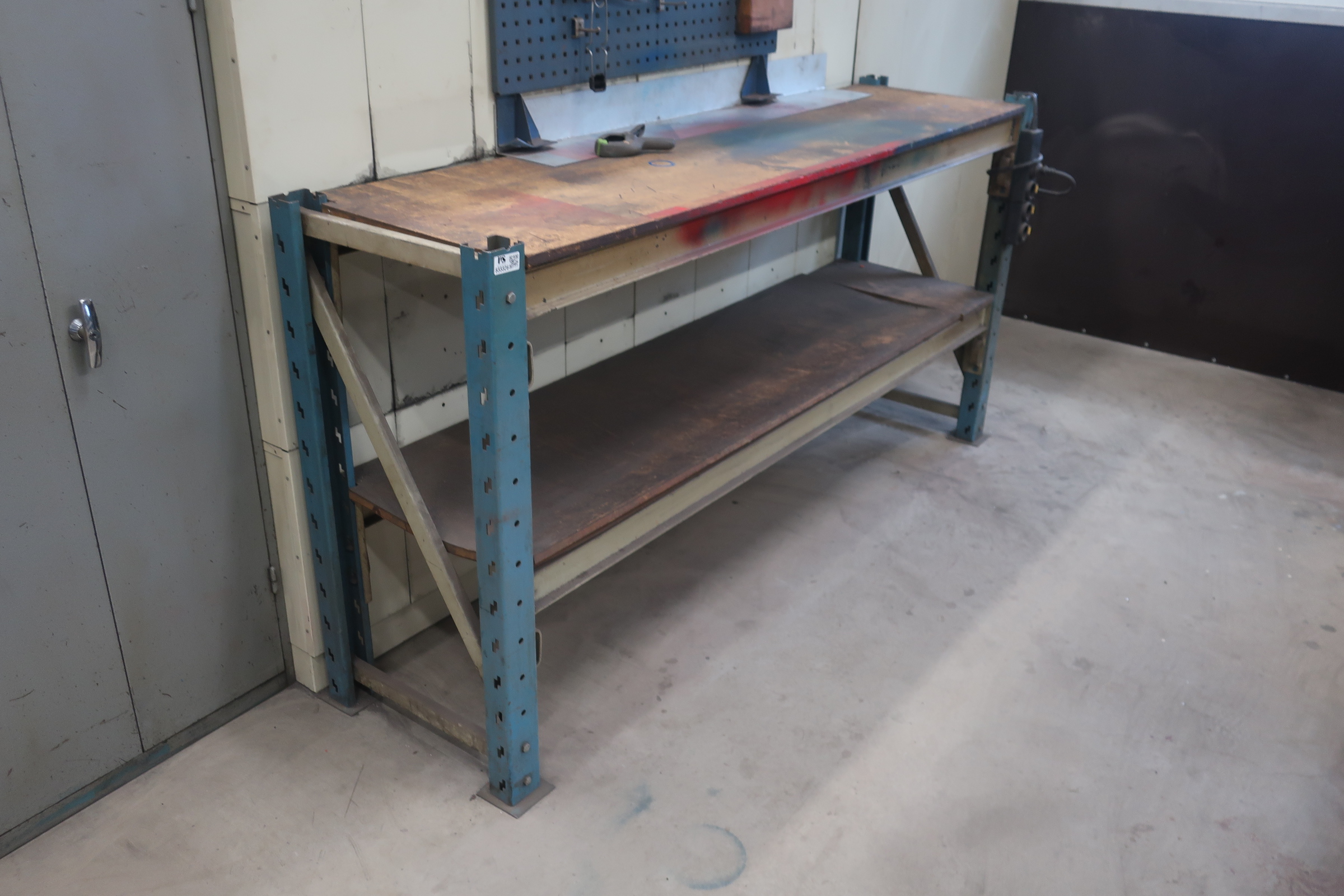 Workbench and tool board - PS Auction - We value the future - Largest ...