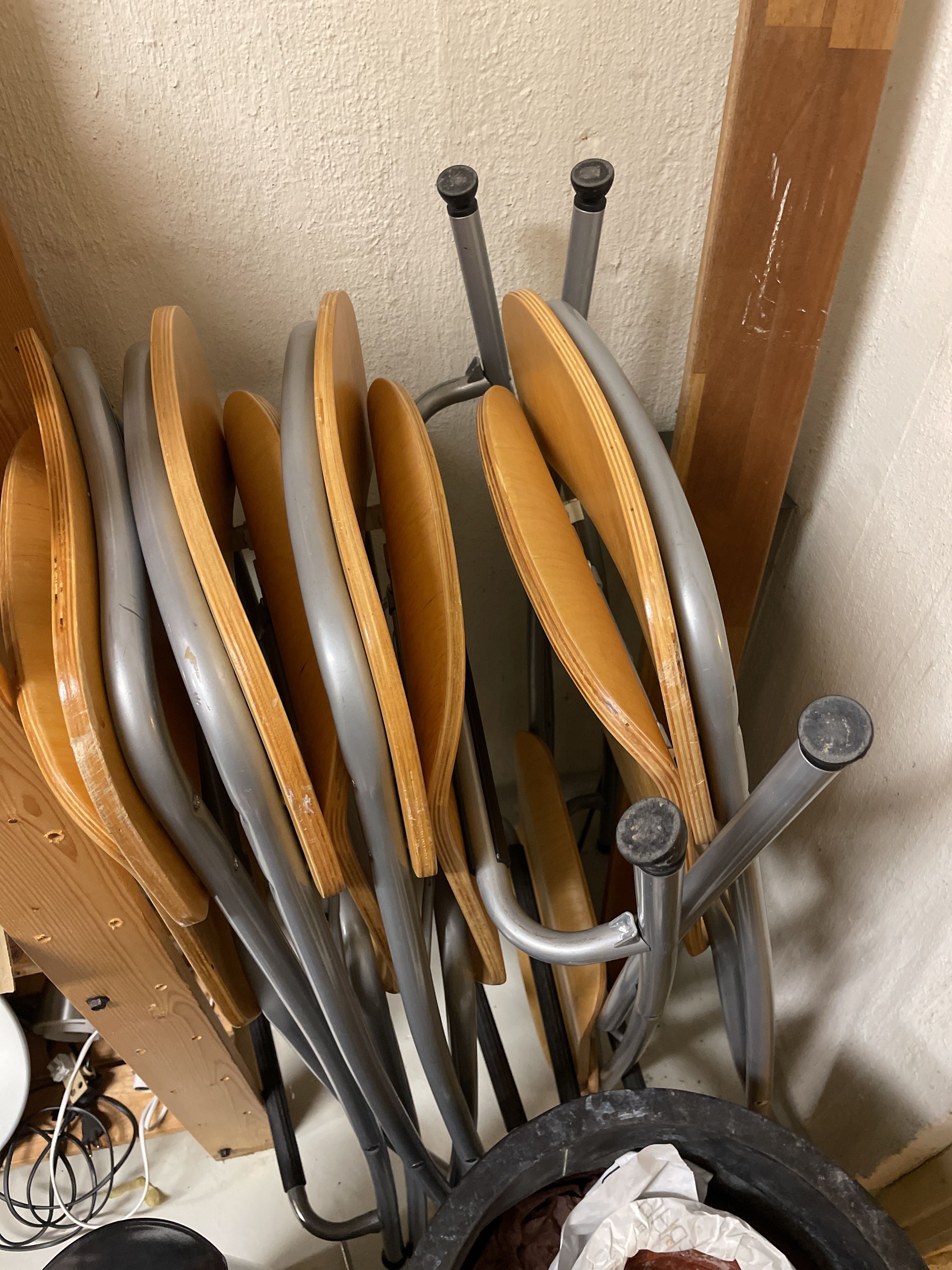 Olika Stolar/Pallar - Cirka 15st - Auktioner online - Nätauktioner ...