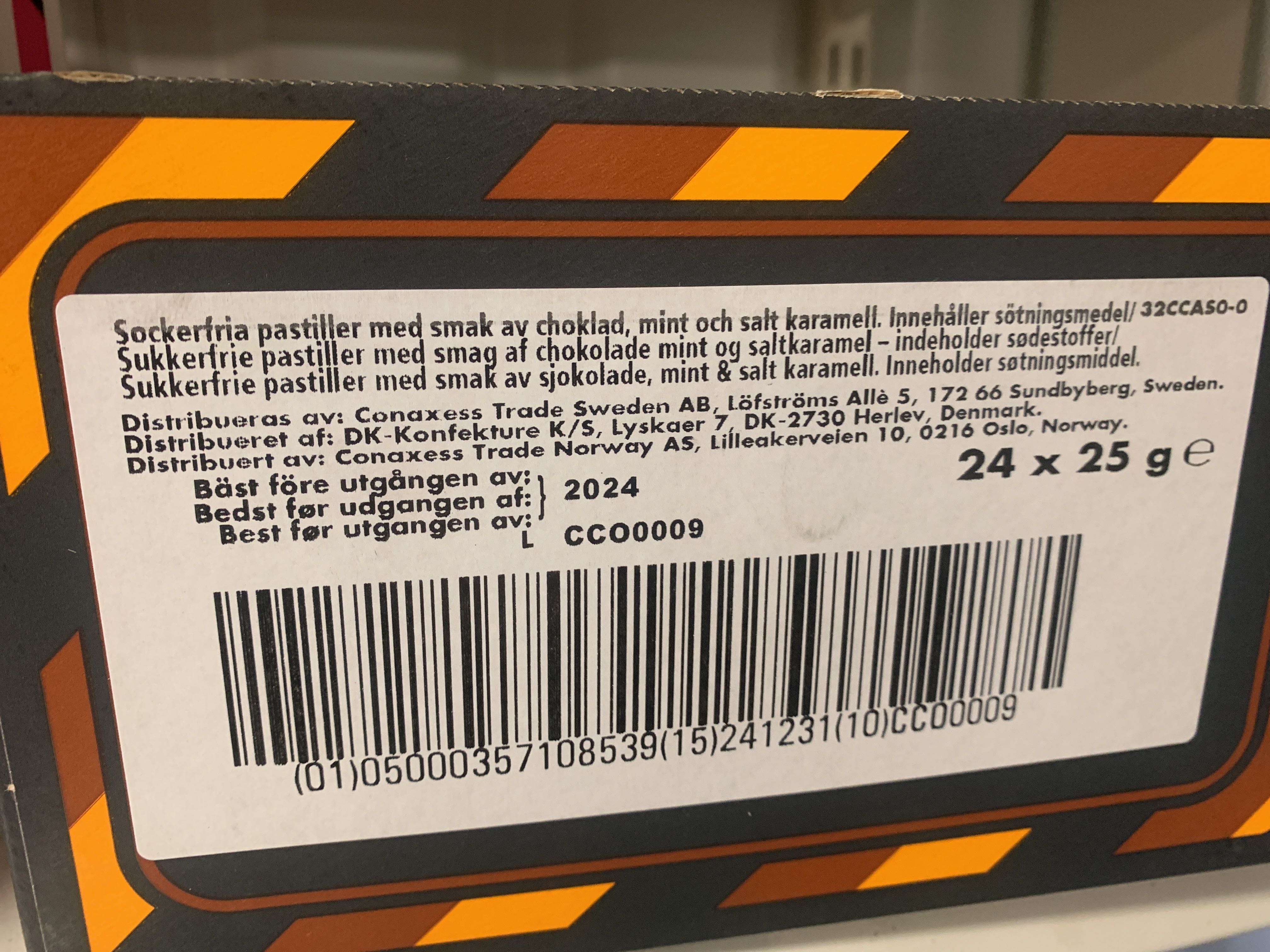 Smaksatt snabbkaffe, halstabletter, popcornkrydda - Auktioner online ...